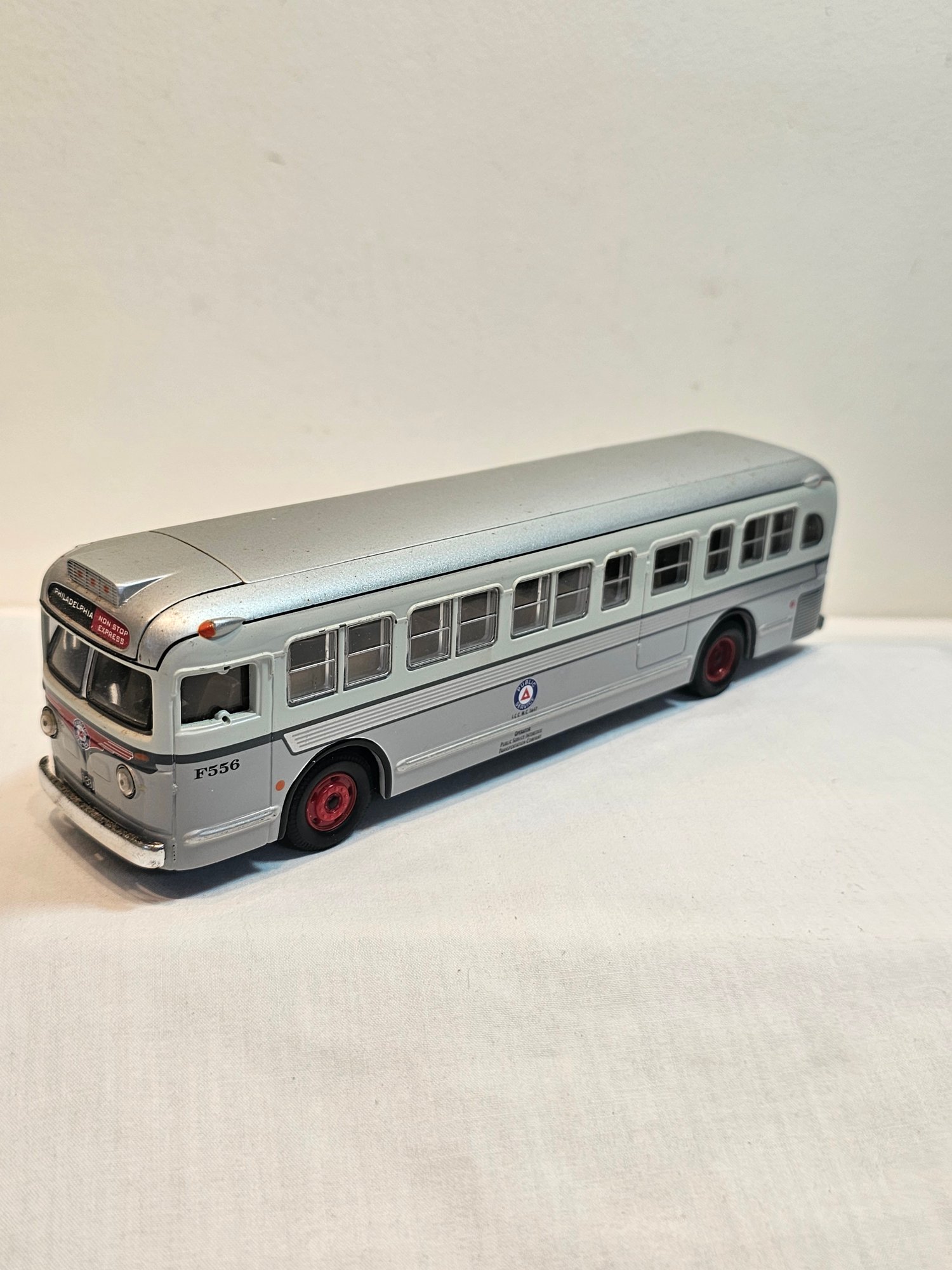 Corgi Limited Edition Bus 973 Of 1500 #7168 | Auctionninja.com