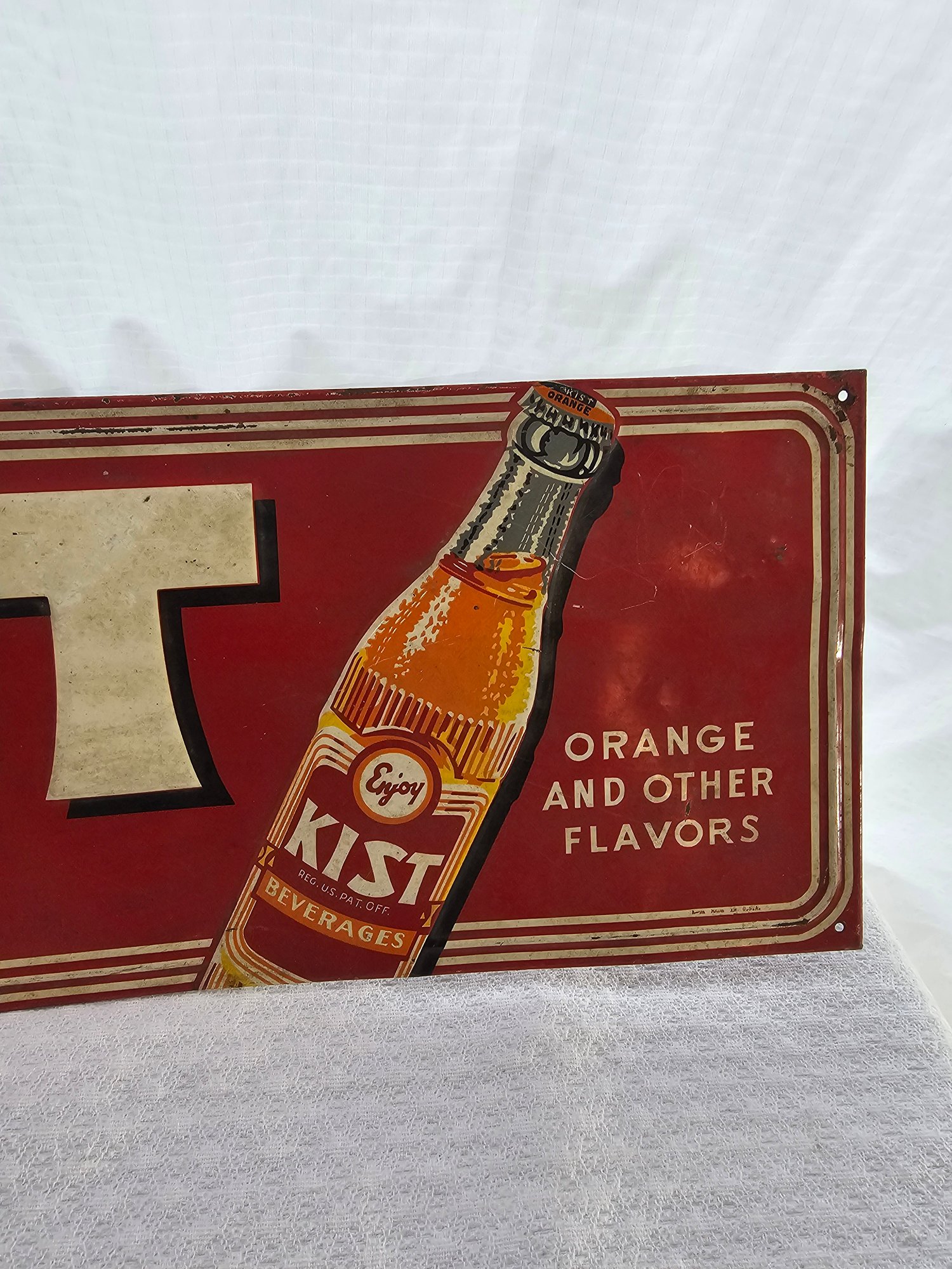 Kist Metal Soda Sign #9411 | Auctionninja.com