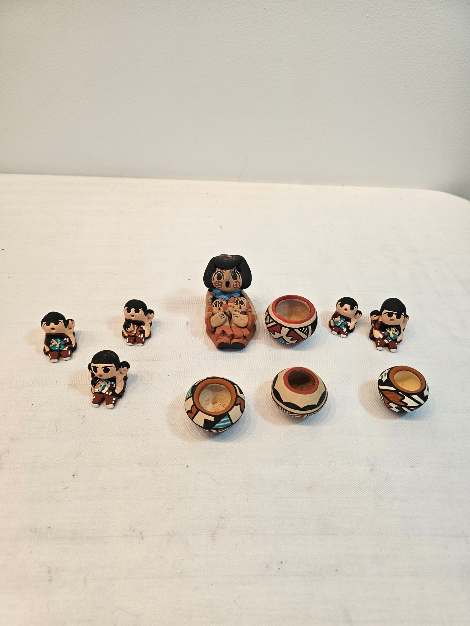 Handmade Native American Pottery Minis #10039 | Auctionninja.com