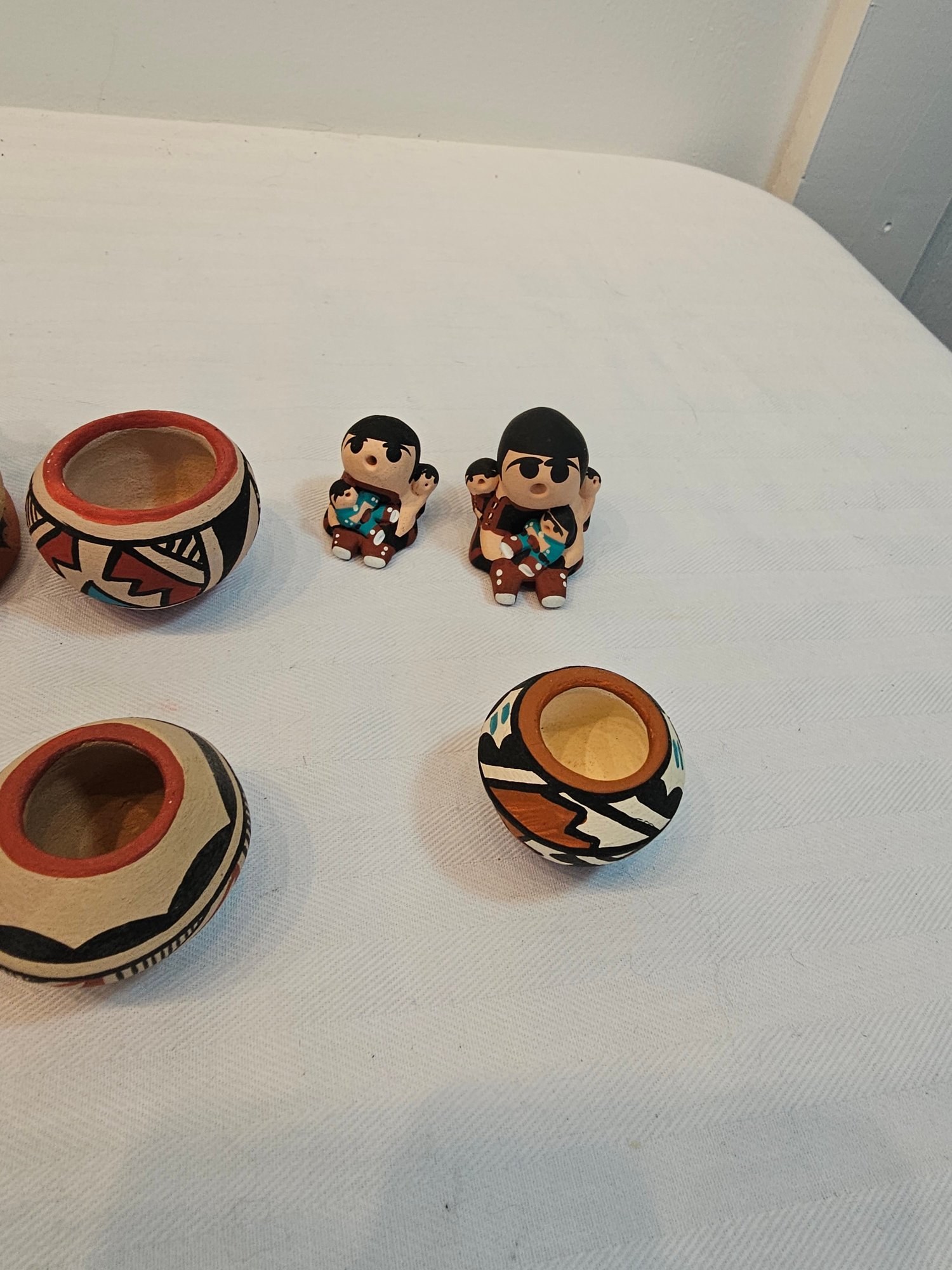 Handmade Native American Pottery Minis #10039 | Auctionninja.com