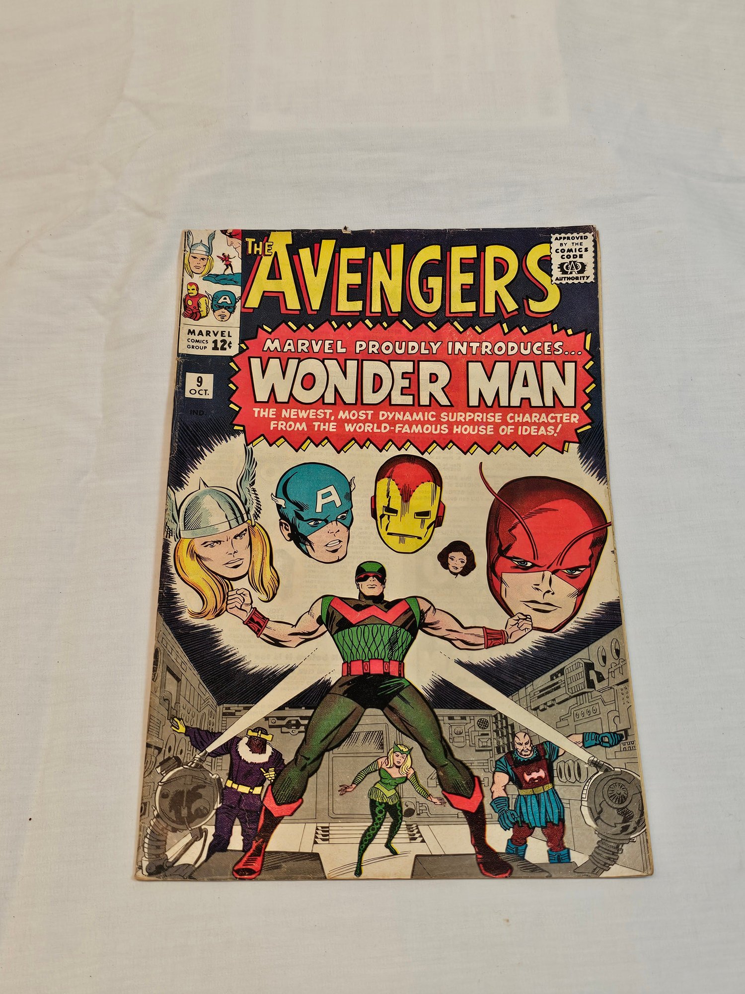 The Avengers Number 9 Introduces Wonder Man #10845 | Auctionninja.com