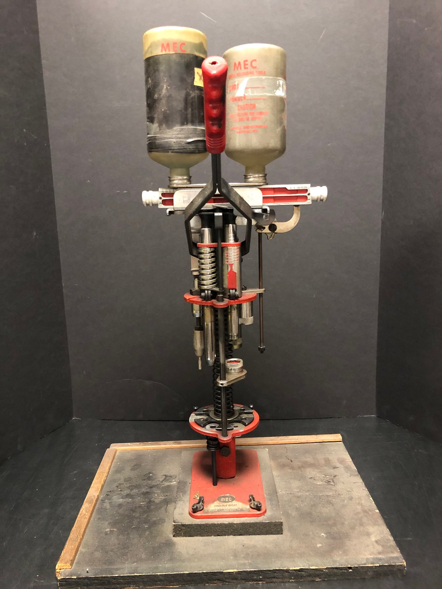 MEC 650 Progressive 12 Gauge Reloader #10239 | Auctionninja.com