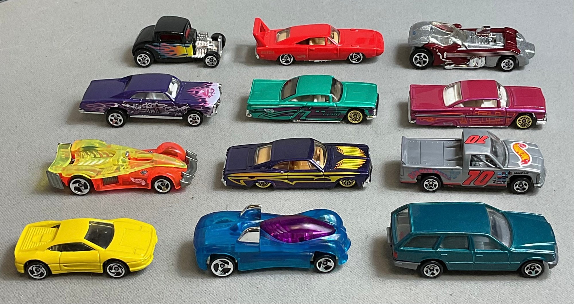 12pc Vintage Hot Wheels #33983 | Auctionninja.com