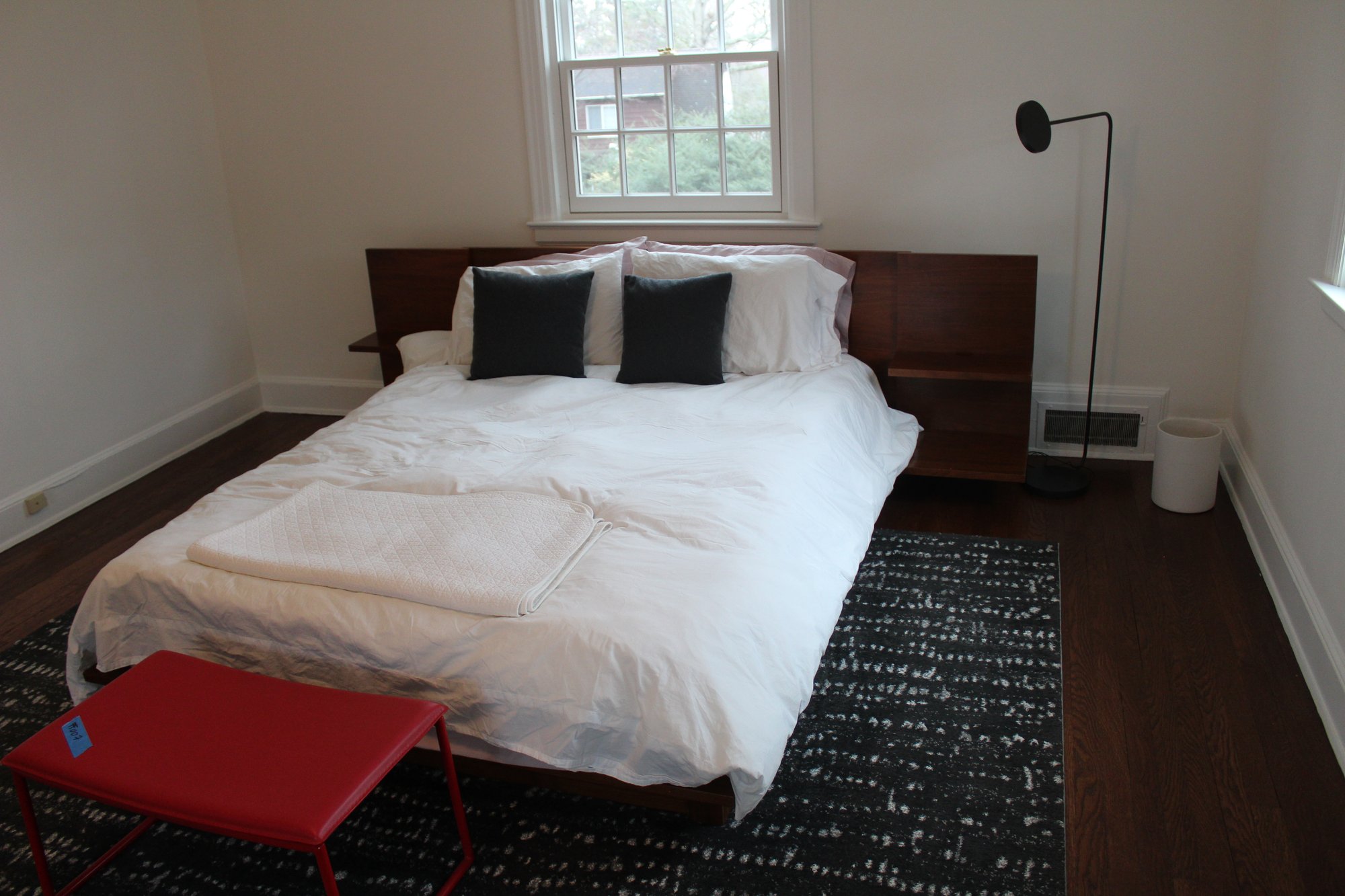 Wooden Platform Slotted Bed Frame #3909 | Auctionninja.com