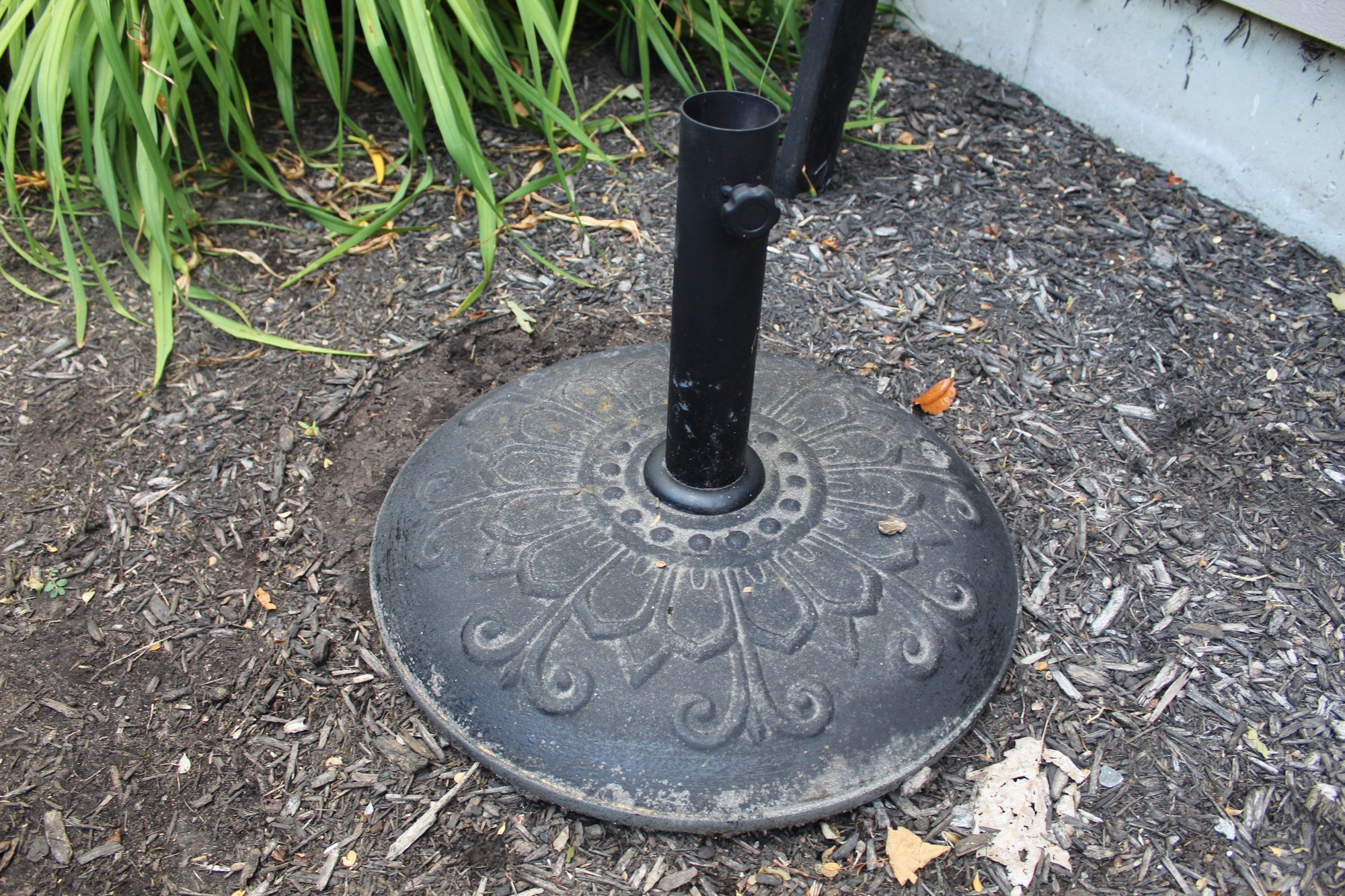 Very Heavy Umbrella Stand #2997 | Auctionninja.com