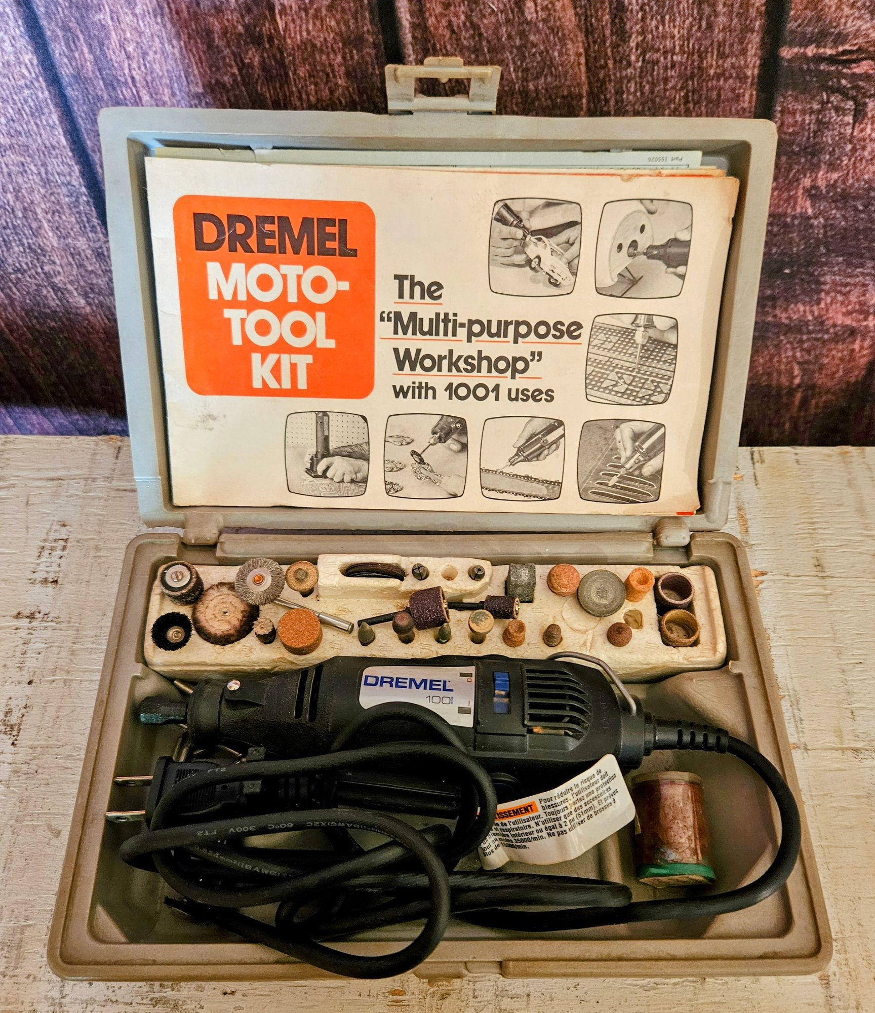 Dremel Moto Tool Kit Workshop With Multiple Bits #20602 | Auctionninja.com