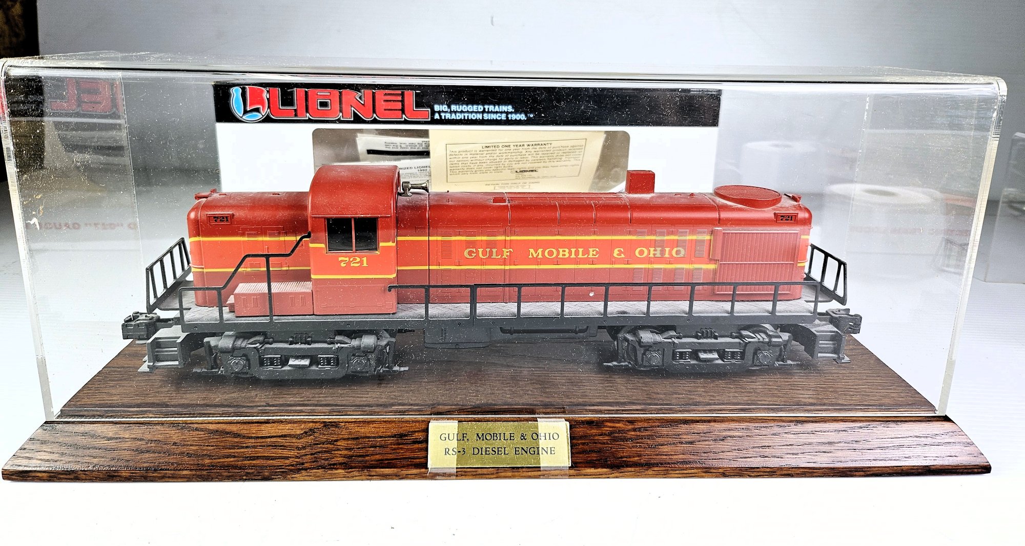 Lionel O Gauge Gulf Mobile & Ohio RS3 Diesel Engine With Display Case ...
