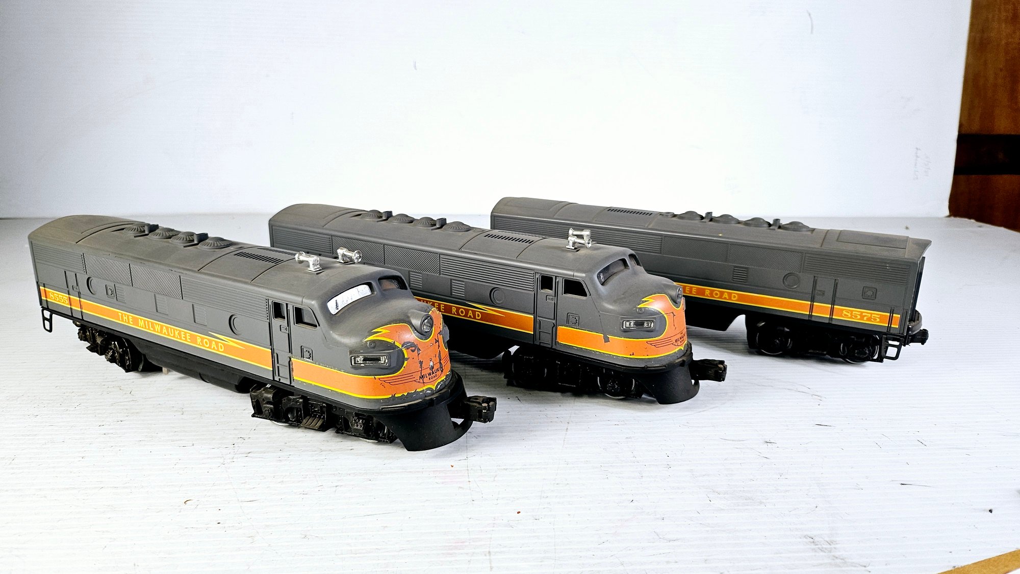Three Lionel 6-8555-8575 And 8557 F-3 Trains One Powered Two Non ...