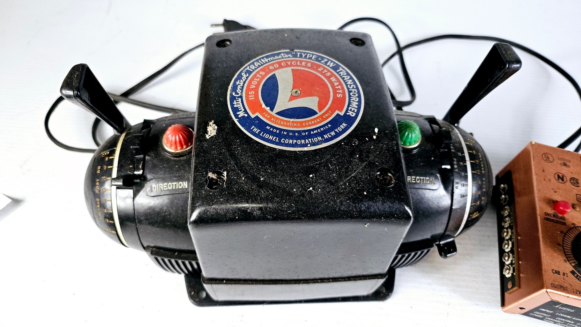 2 Lionel ZW 275 Transformer & Dual Pack Control Unit #22881 ...