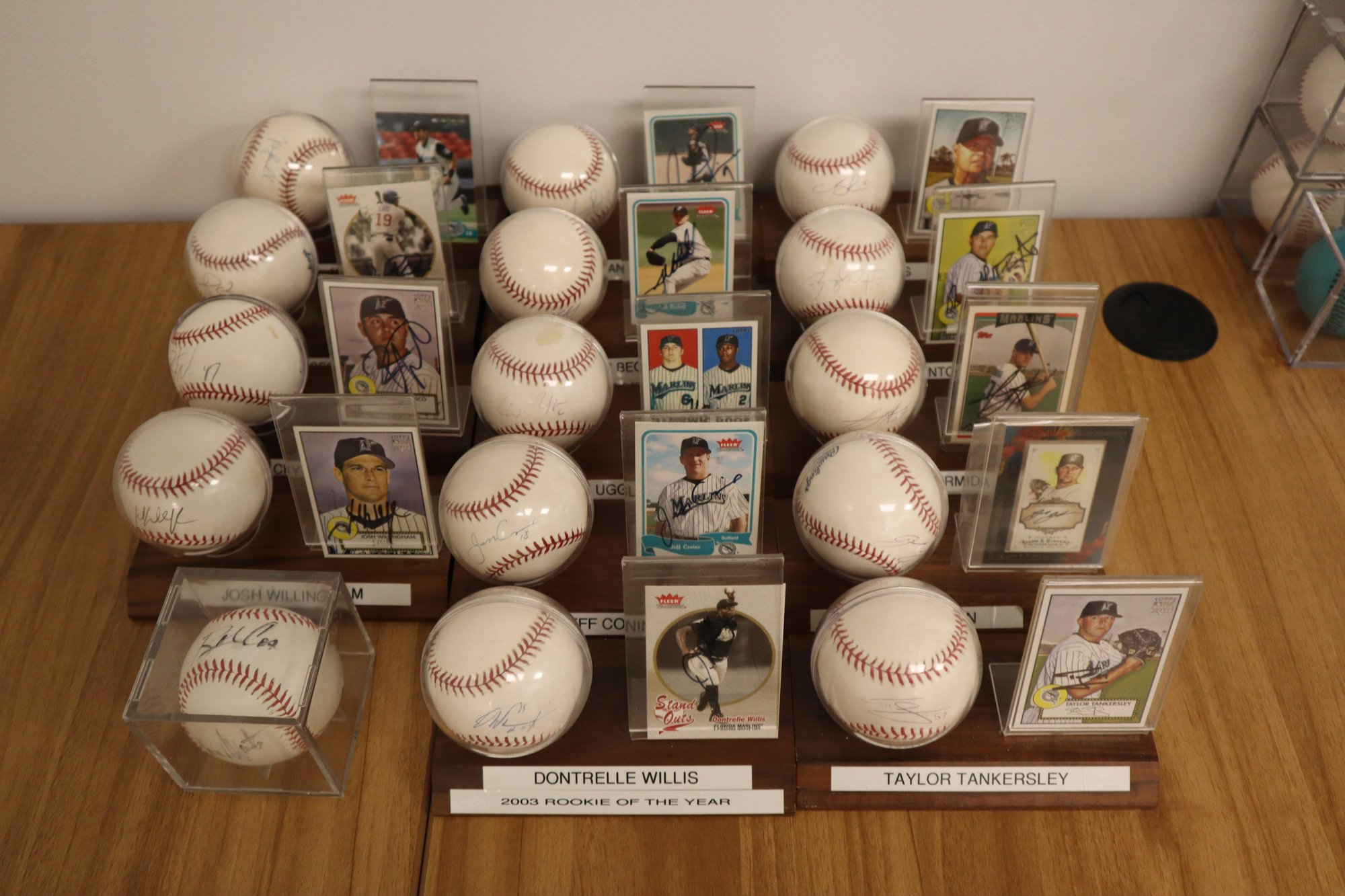 15 Autographed Baseballs & Cards & 20 Non-Autographed Balls #1892 ...