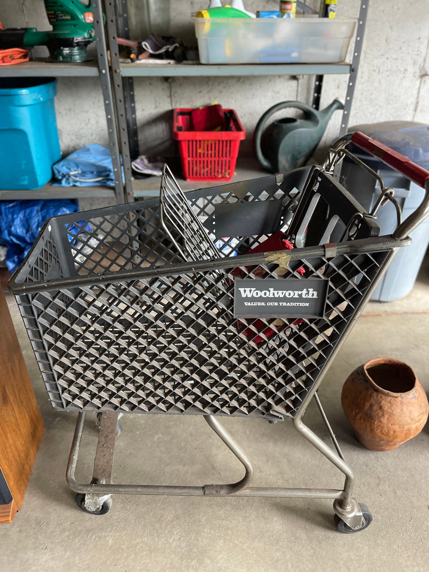 Vintage Woolworth Shopping Cart #1388 | Auctionninja.com