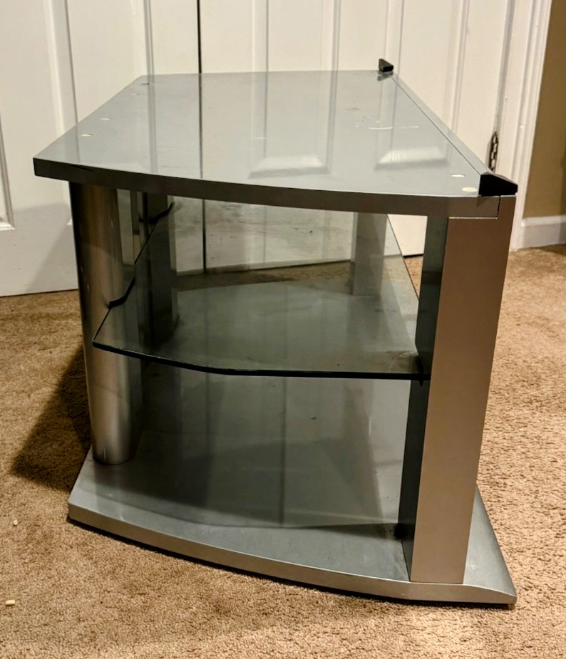 Silver Glass TV Stand Entertainment Center #2033969 | Auctionninja.com