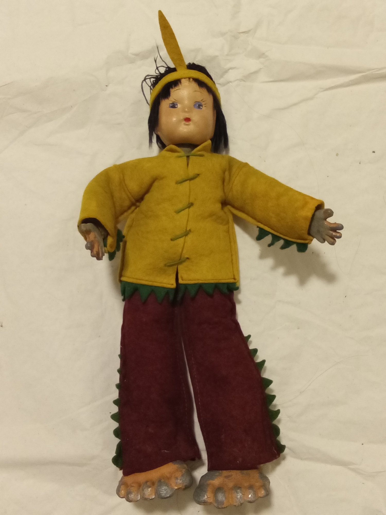 Vintage 1940s FLEXO INDIAN GIRL DOLL #9945 | Auctionninja.com
