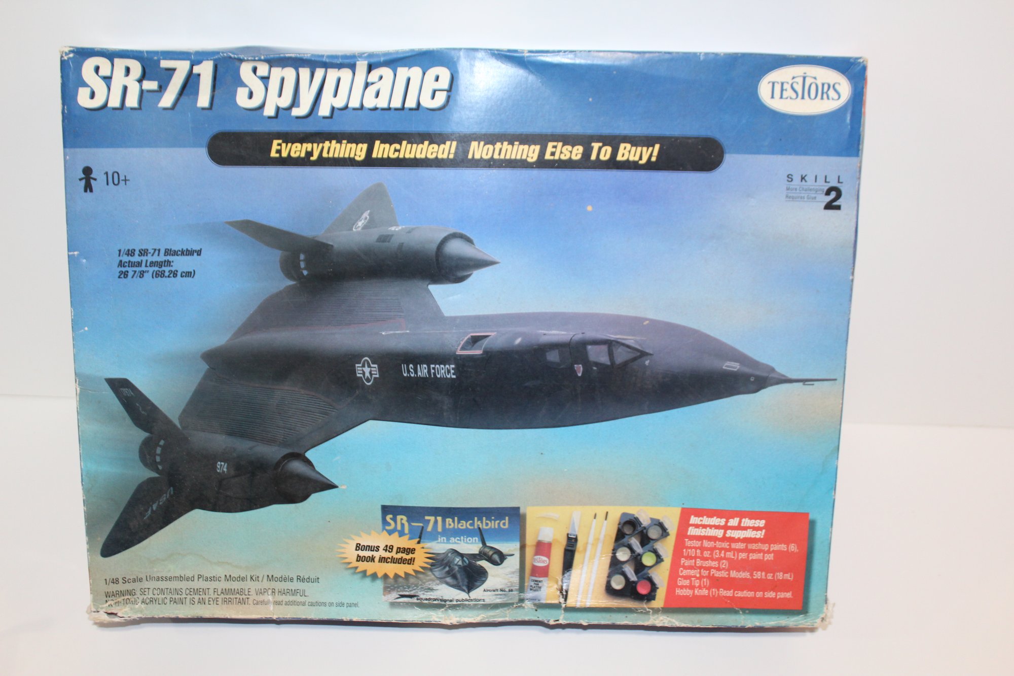 1998 Testors 1/48 Scale SR-71 Blackbird Plastic Model Kit & Bonus Book ...