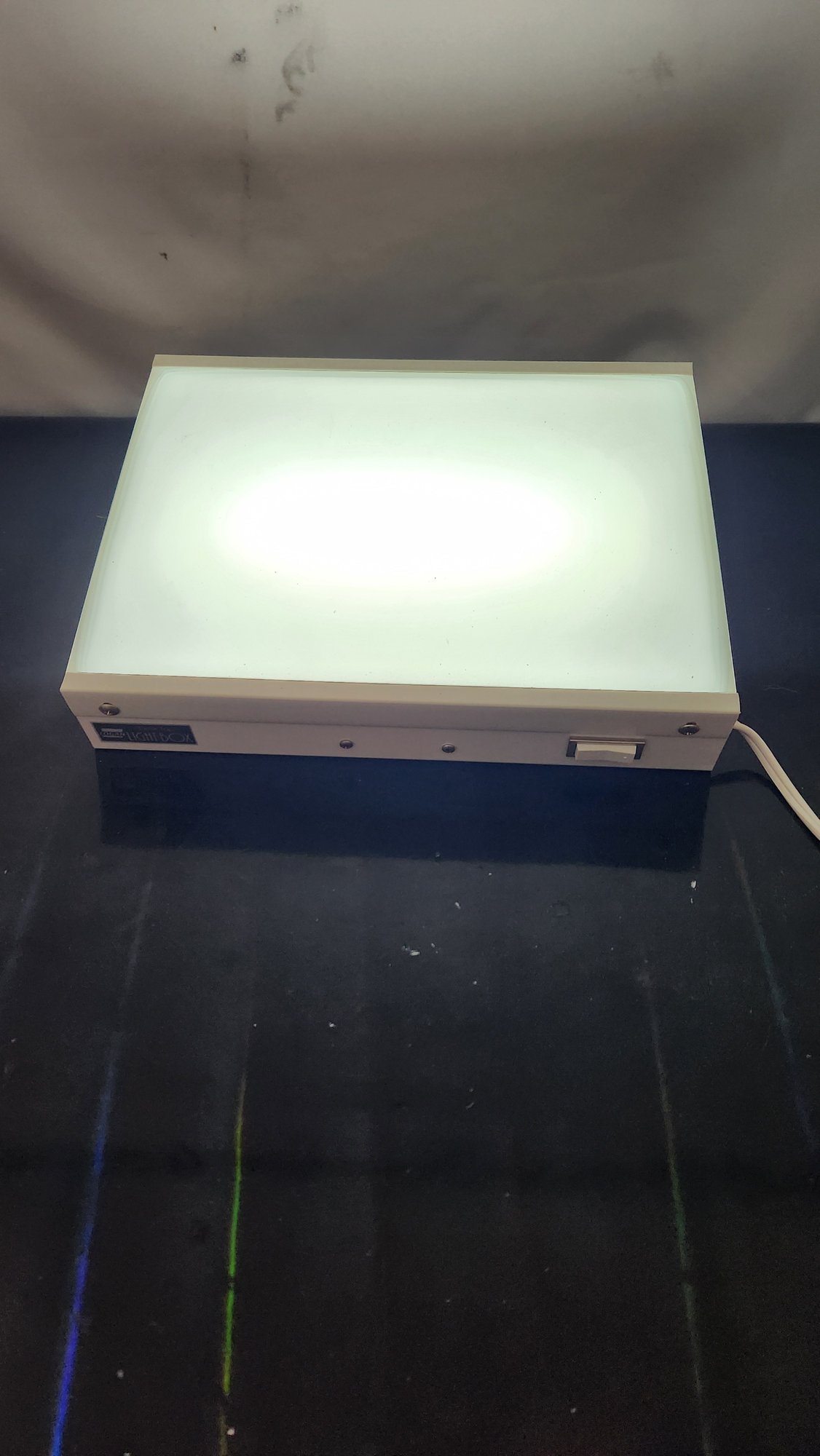 Desktop Light Box #3135 | Auctionninja.com