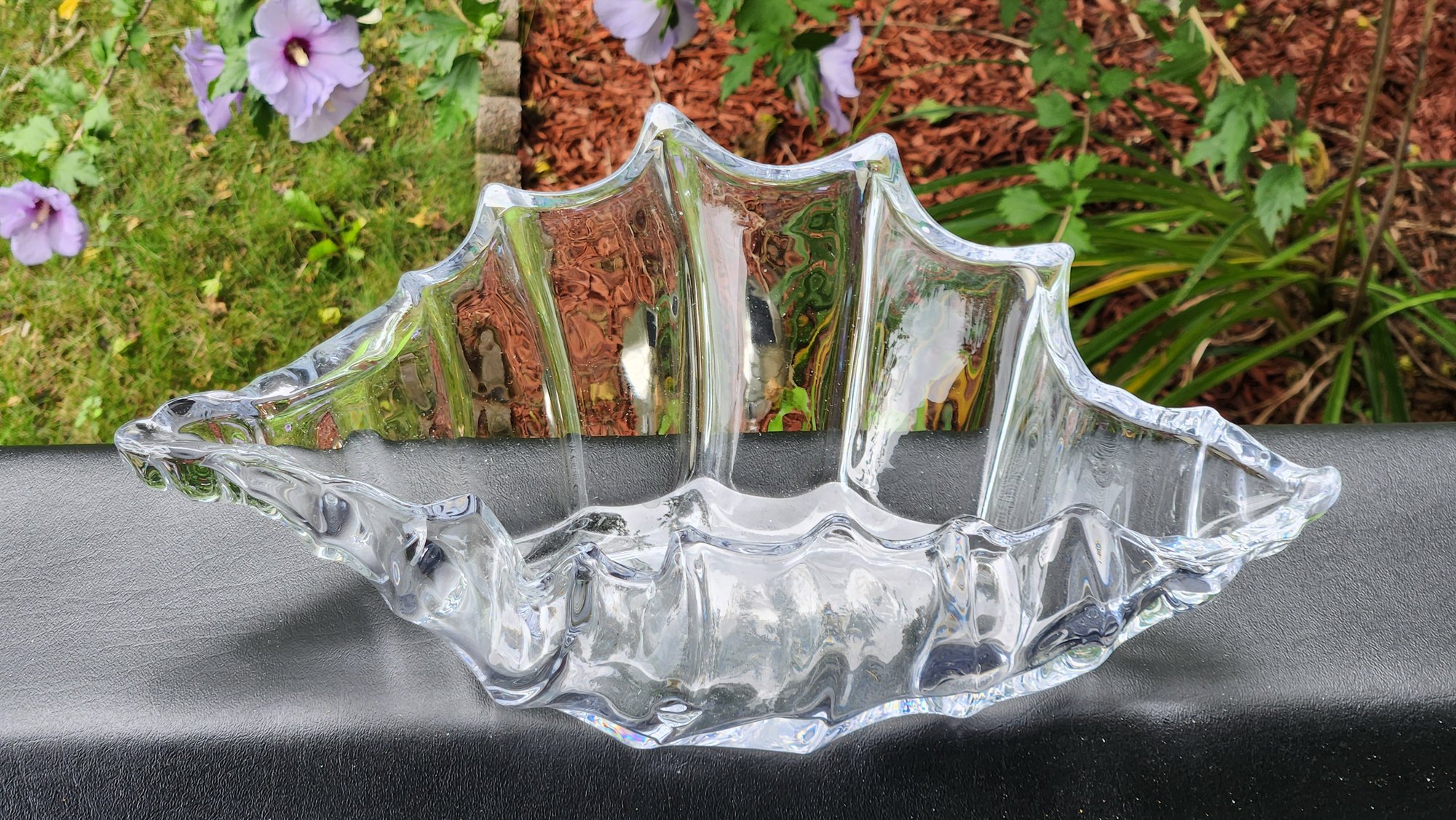 Clear Glass/Crystal Clam Shell Serving Bowl #4959 | Auctionninja.com