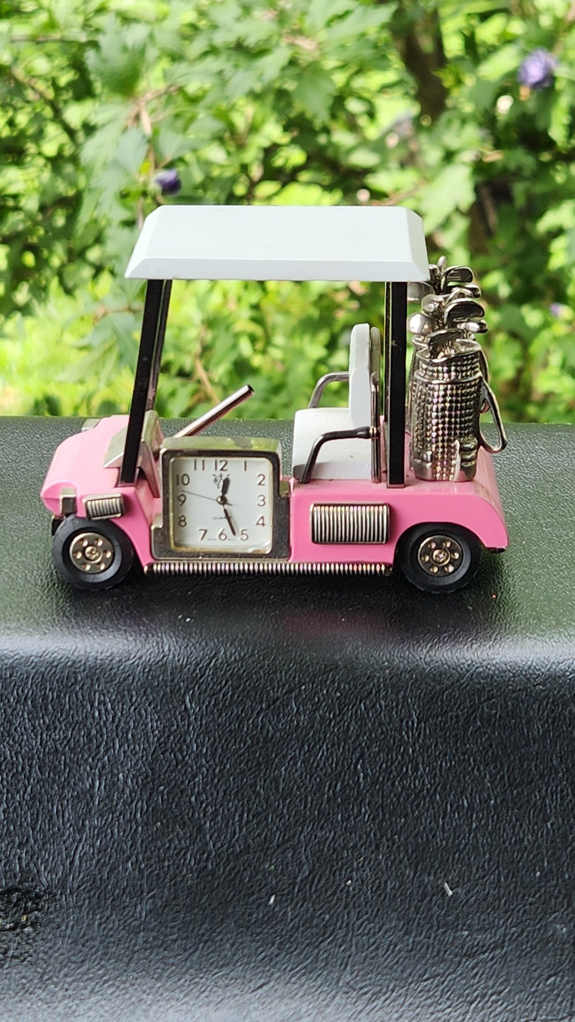 Pink Golf Cart Clock #6100 | Auctionninja.com