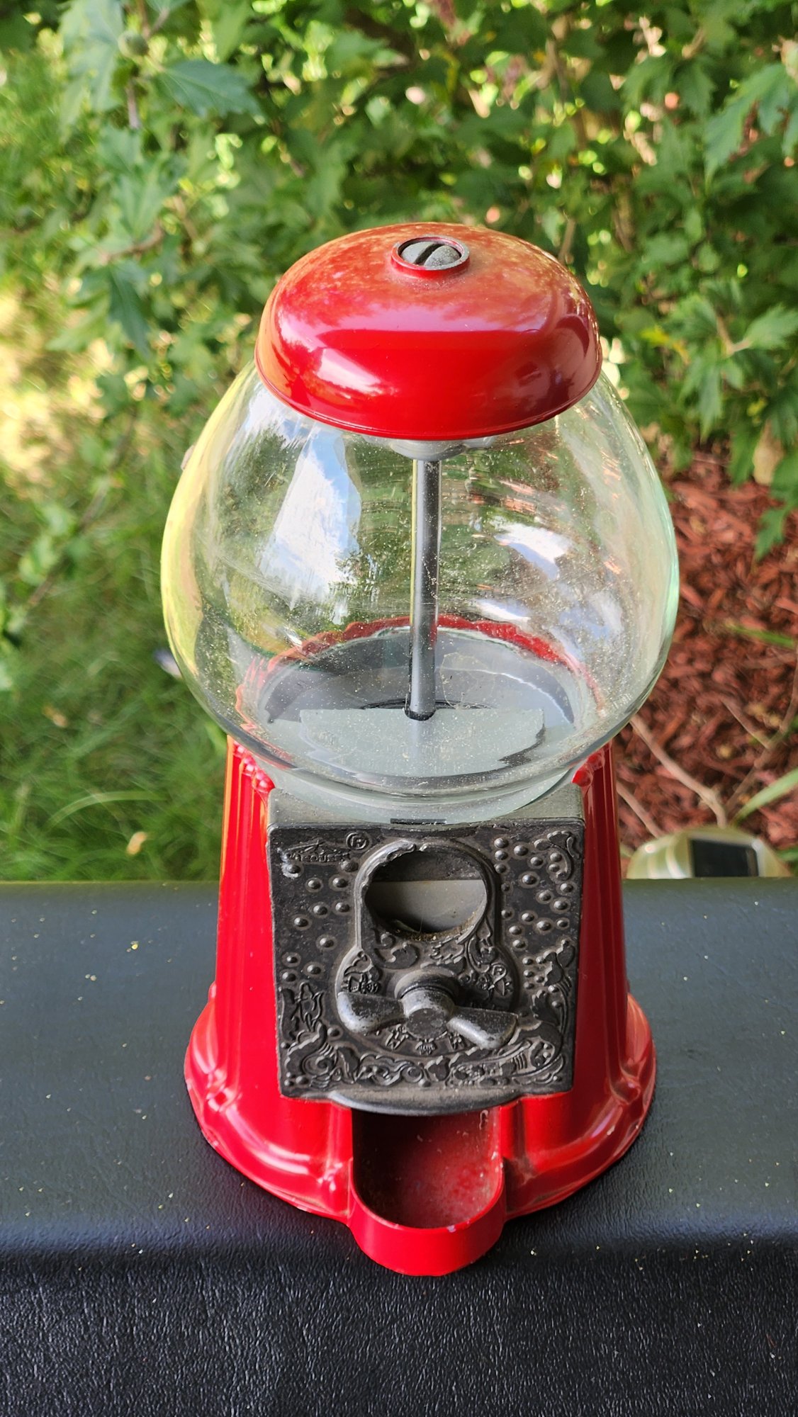 Coin Operated Gumball Machine #10478 | Auctionninja.com