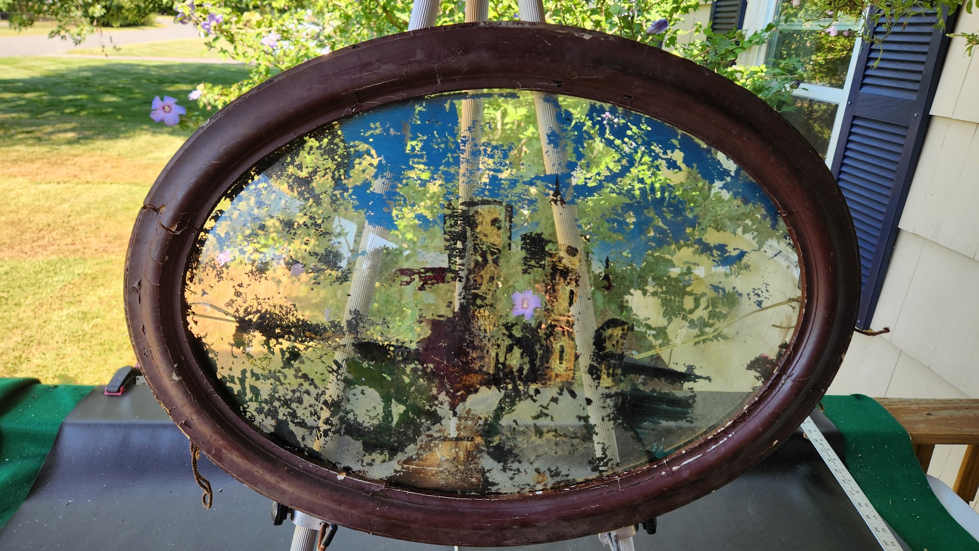 Antique Bowed Glass Frame #11617 | Auctionninja.com