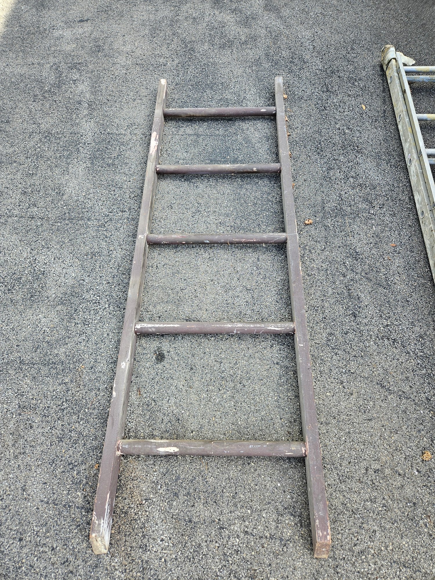 5 Ft. Wood Ladder - Great For House Decor #20072 | Auctionninja.com
