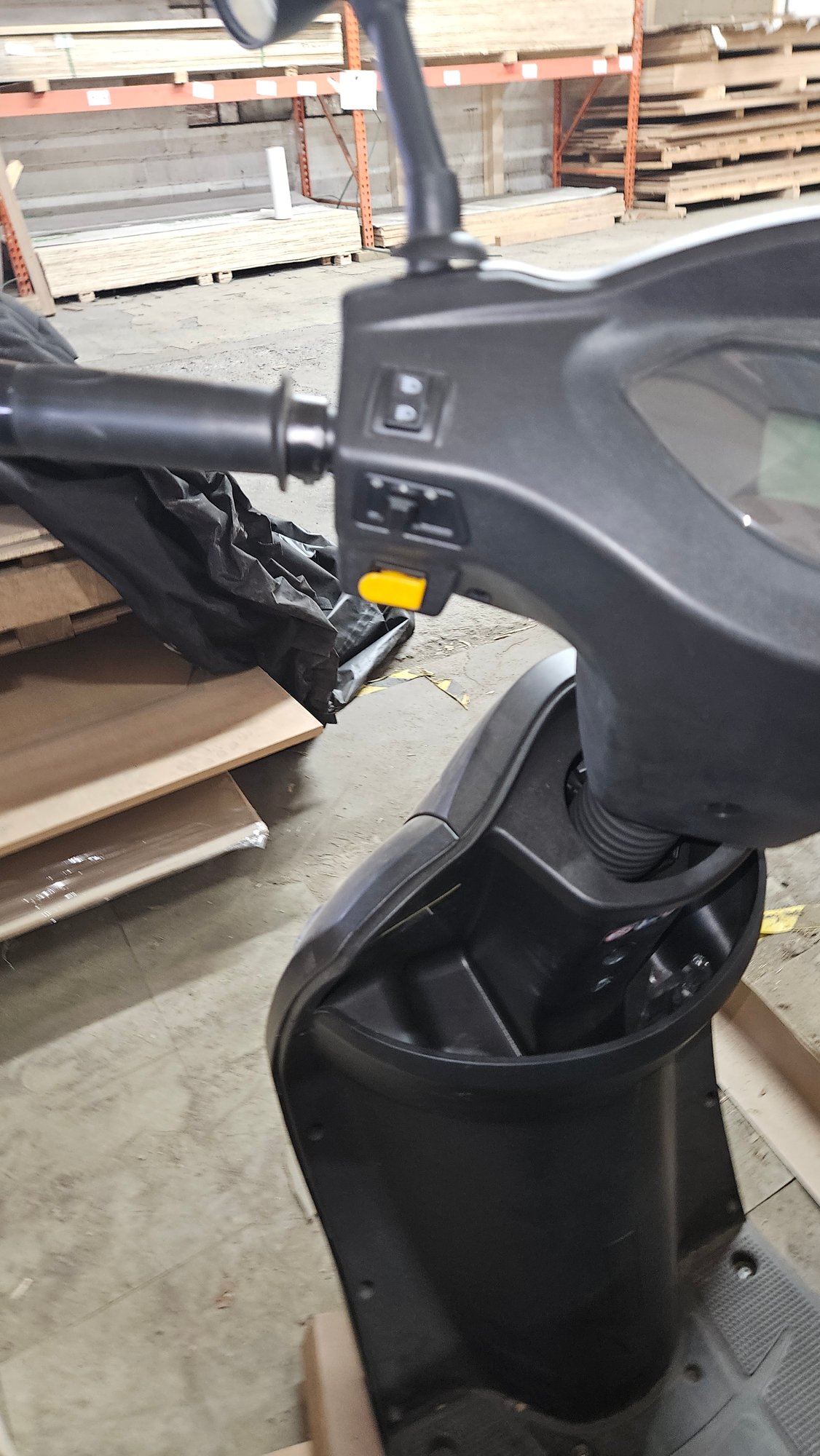 Baja Raptor 3 Wheel Scooterf #2090975 | Auctionninja.com