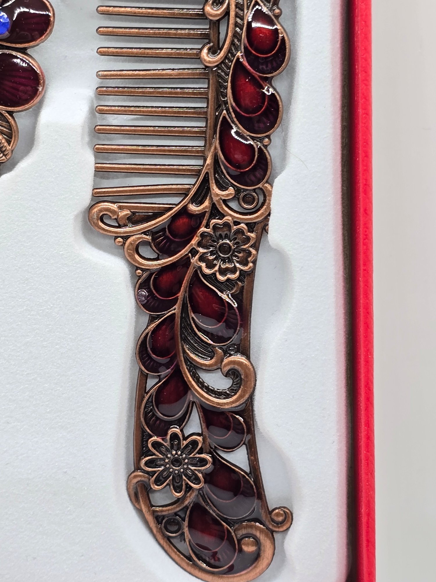 Gorgeous Peacock Mirror & Comb Set #2127475 | Auctionninja.com