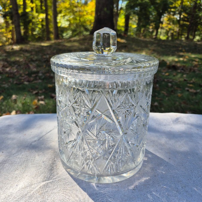 Crystal Star / Pinwheel Biscuit Jar #2195856 | Auctionninja.com