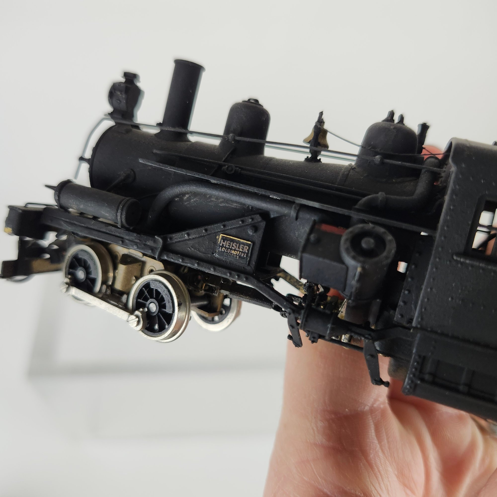 United Scale Model Pacific Fast Mail Locomotive #2210130 | Auctionninja.com
