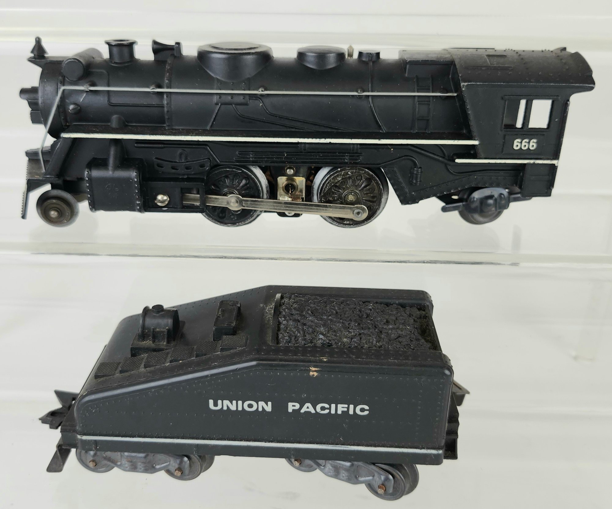 Marx 666 Locomotive And Tender #2212660 | Auctionninja.com