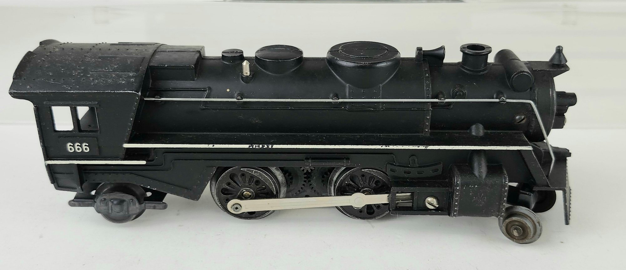 Marx 666 Locomotive And Tender #2212660 | Auctionninja.com