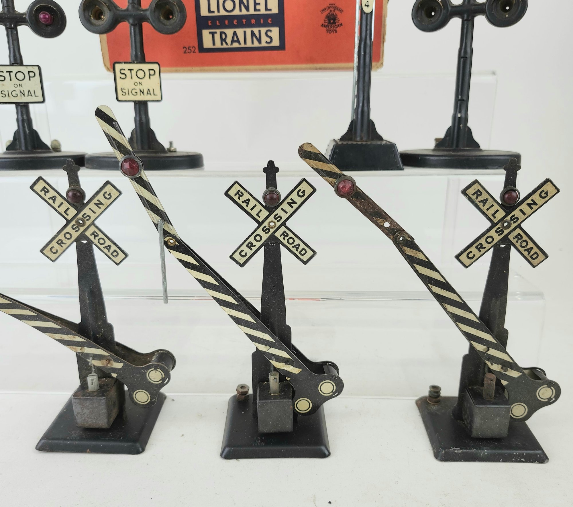 Vintage Model RR Accessories Crossing Signals And More #2226668 ...