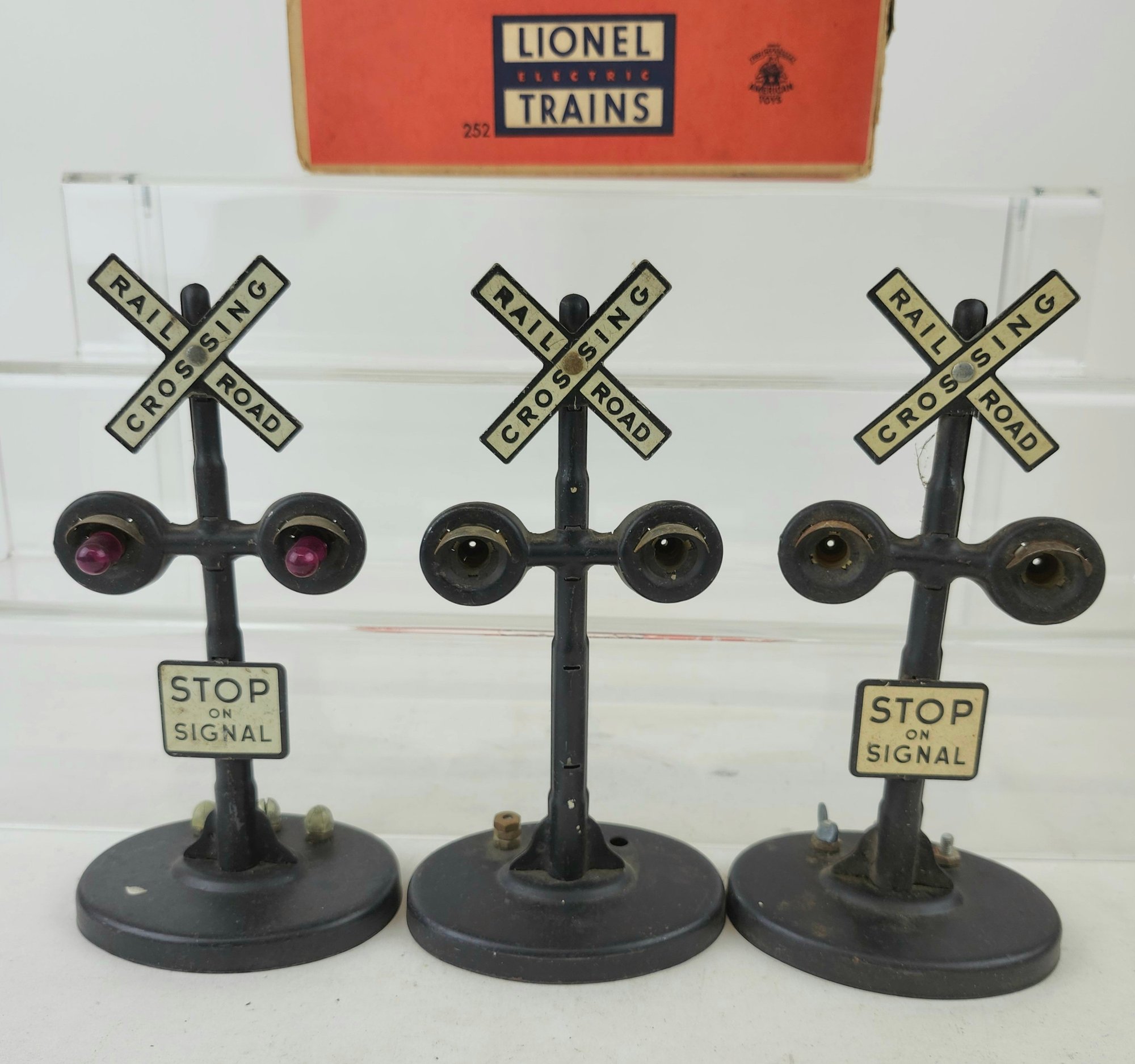 Vintage Model RR Accessories Crossing Signals And More #2226668 ...