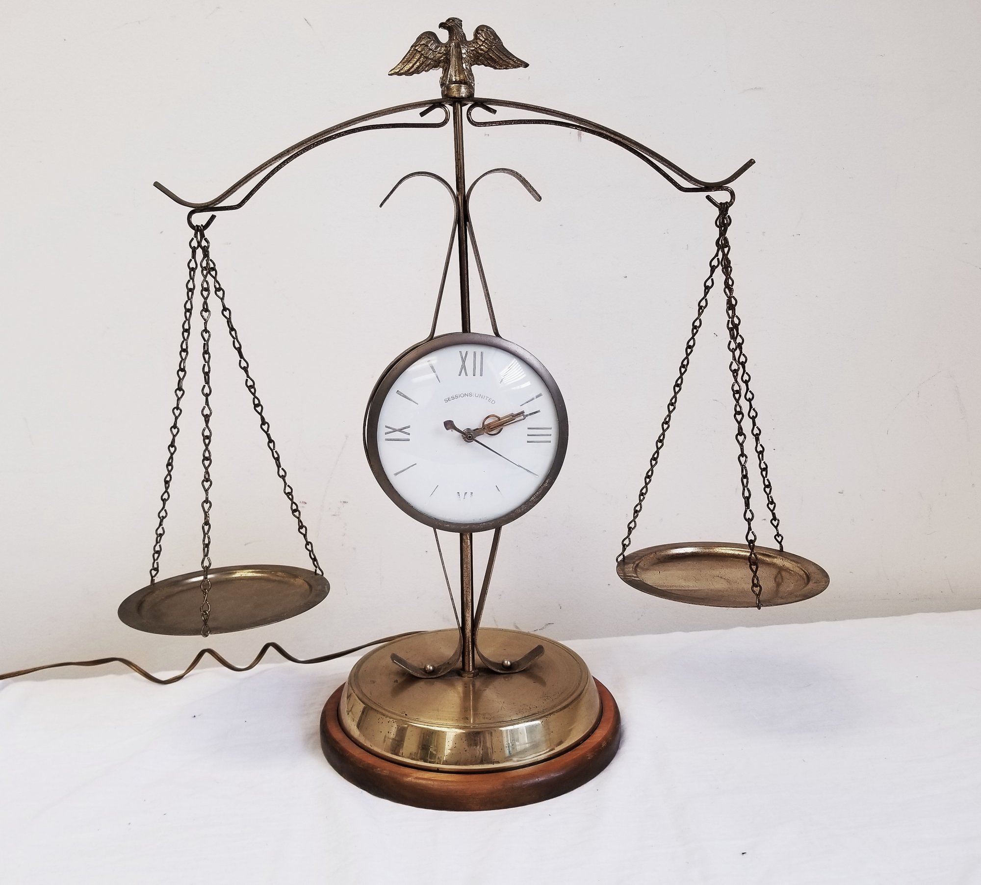 Vintage Sessions United Scale Of Justice Electric Mantel Clock #2230230 ...