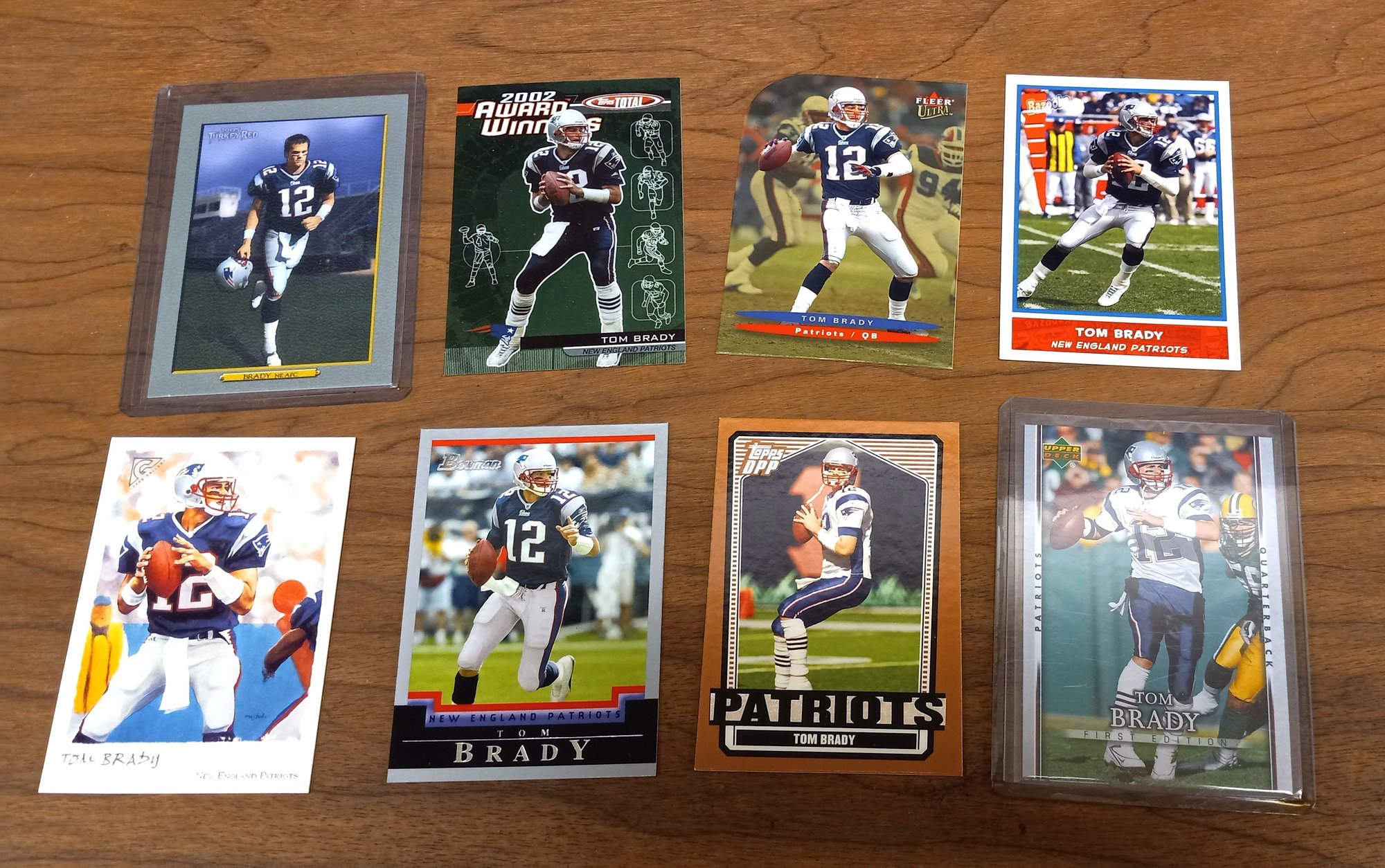 Lot Of Tom Brady Football Cards #2227817 | Auctionninja.com