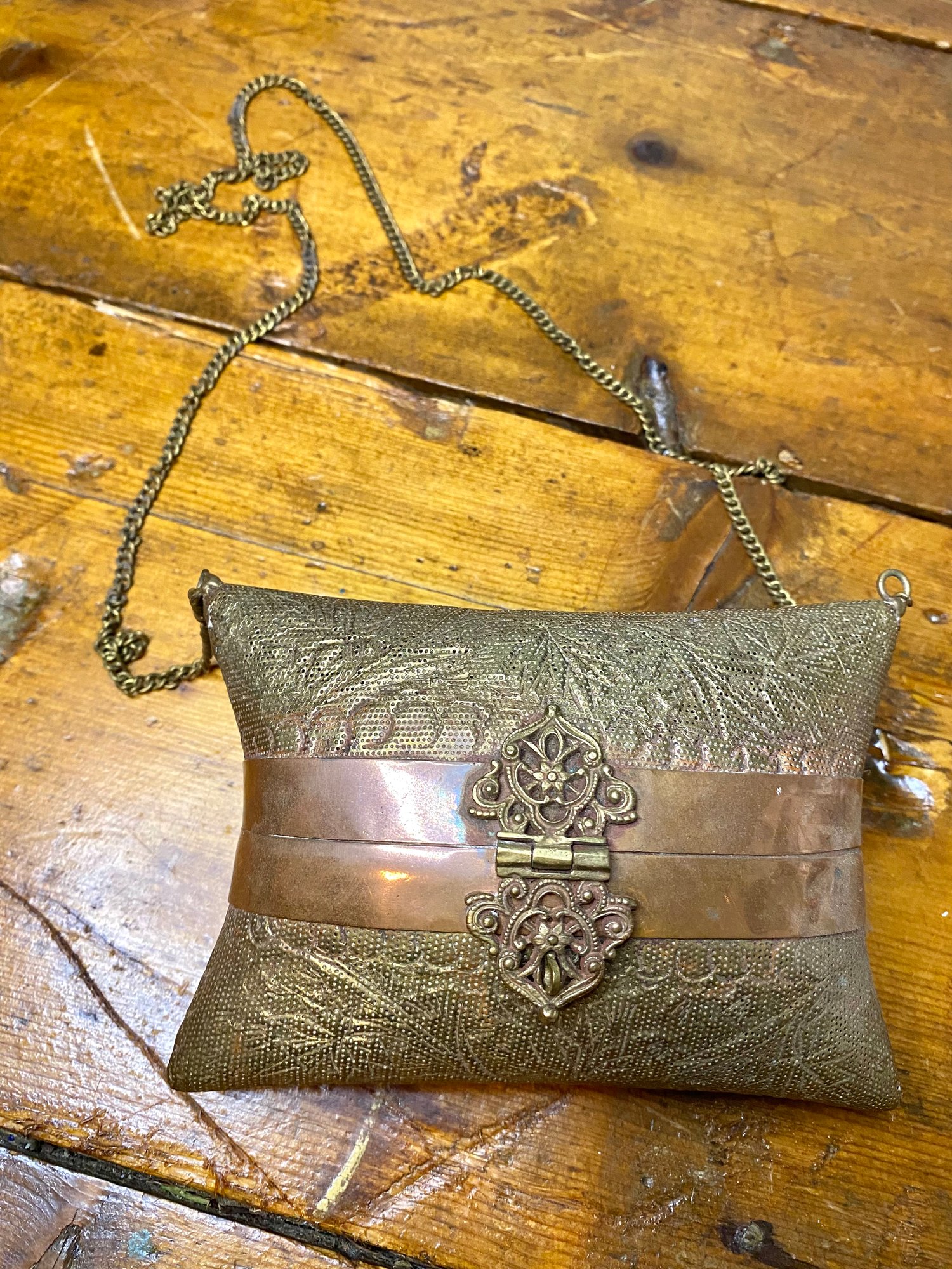 Vintage Pillow Purse With Copper Opening #12868 | Auctionninja.com