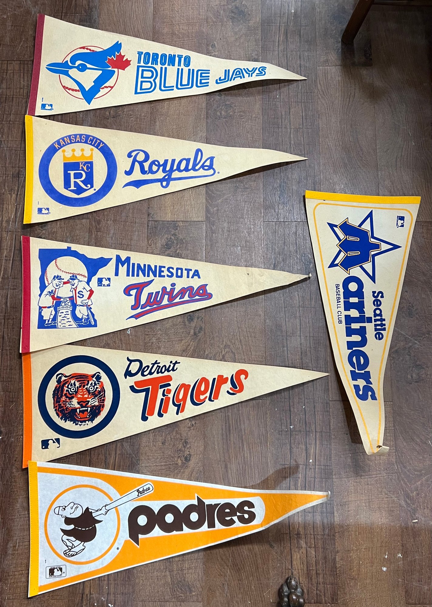Lot Of 6 Vintage Baseball Team Pennants #2031056 | Auctionninja.com