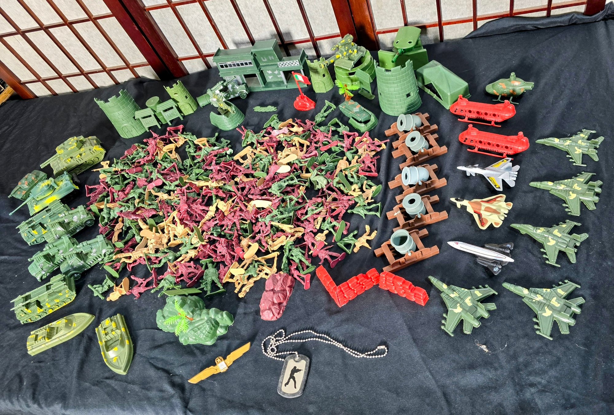 Massive Plastic Army Man Toy Soldier, Base And Vehicles Collection ...