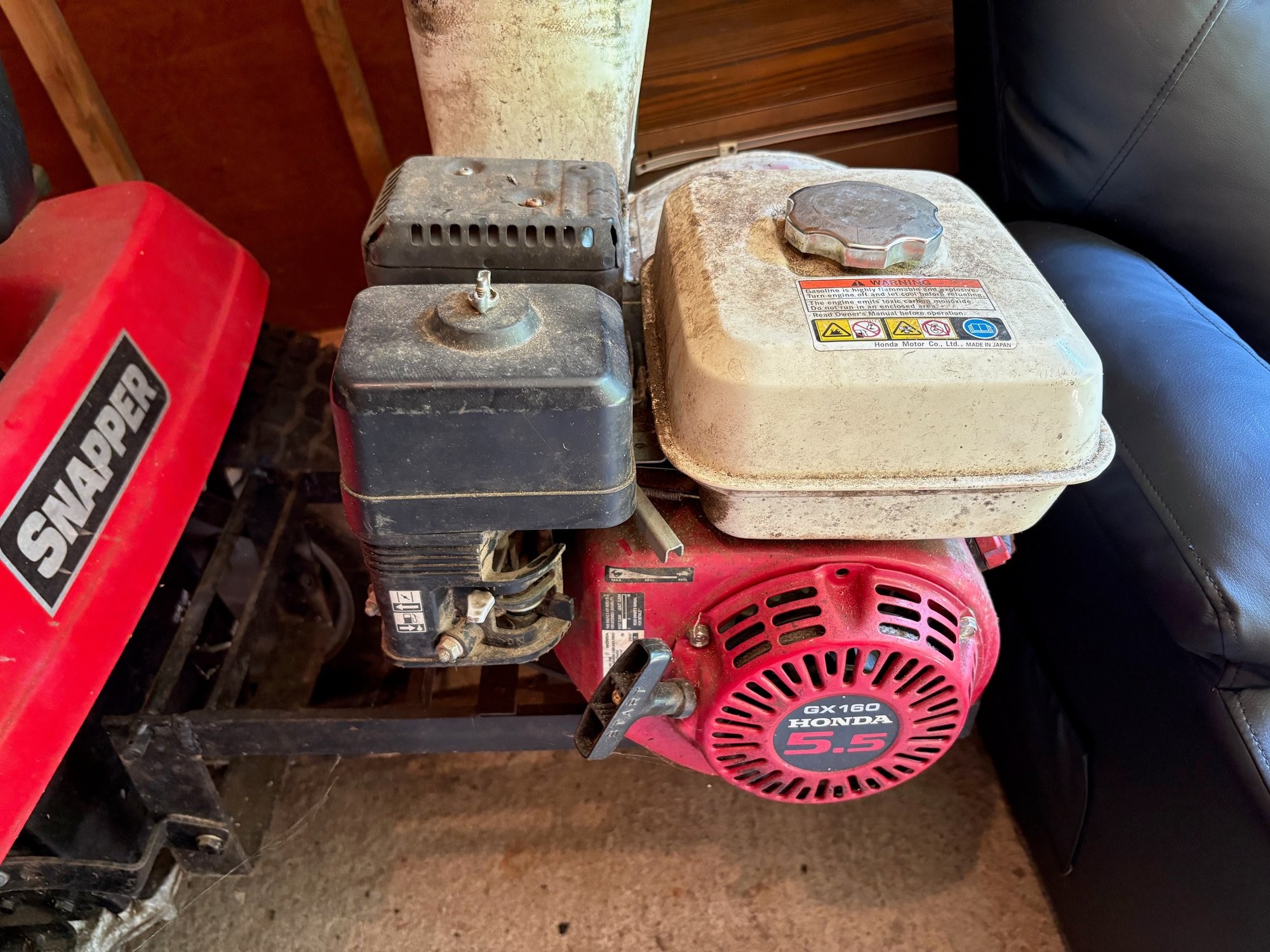 Snapper Riding Lawn Mower And Giant Vac #2127796 | Auctionninja.com