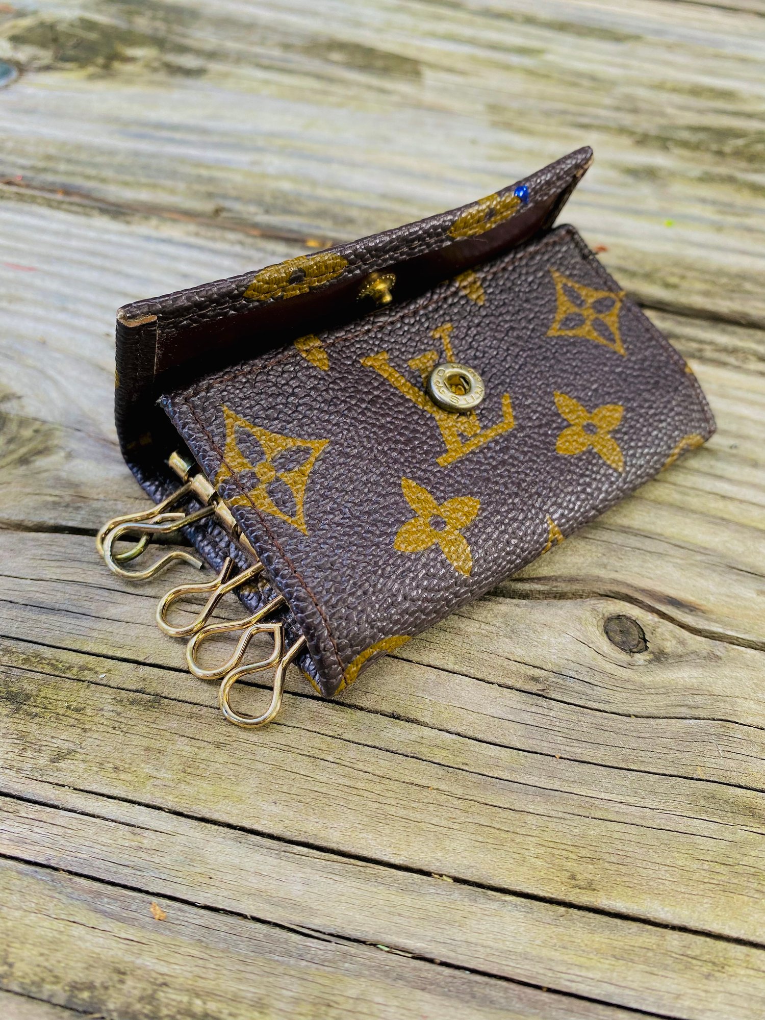 Authentic LOUIS VUITTON Leather Key Case #16194 | Auctionninja.com