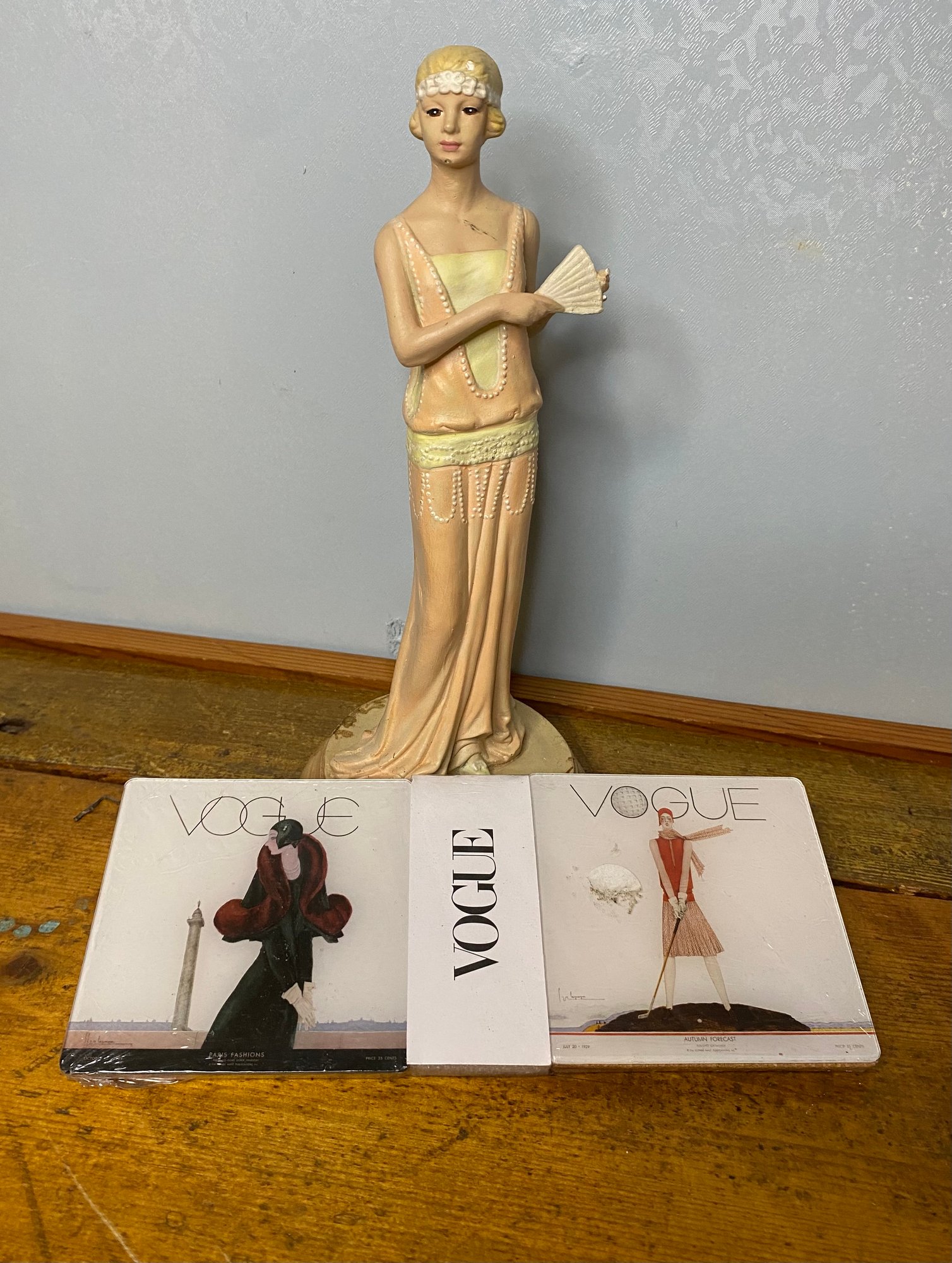 Vogue Coasters And Flapper Statue #12872 | Auctionninja.com