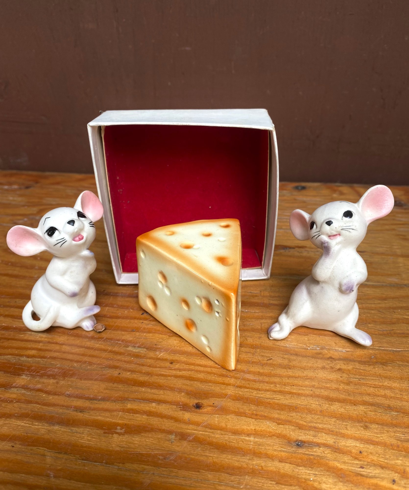 Antique LEFTON JAPAN Mice And Cheese Shakers #8178 | Auctionninja.com