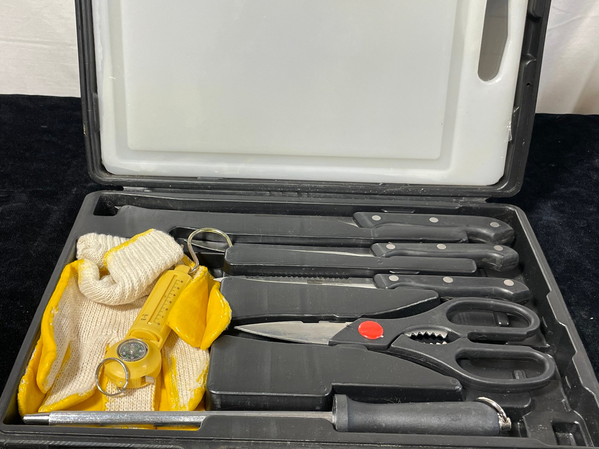Gone Fishing Quality Cutlery Tool Kit Set #15829 | Auctionninja.com