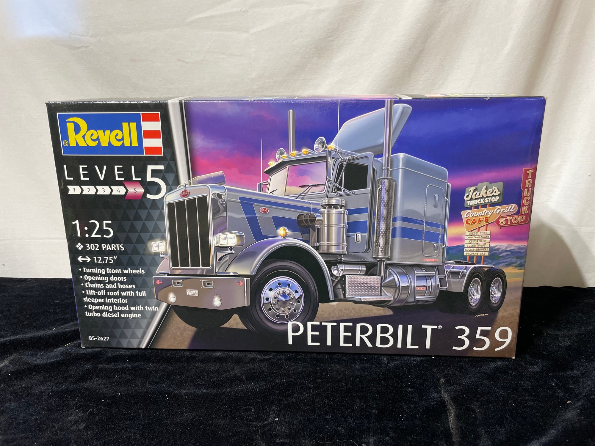 Revell Peterbilt 359 Model Kit #15835 | Auctionninja.com