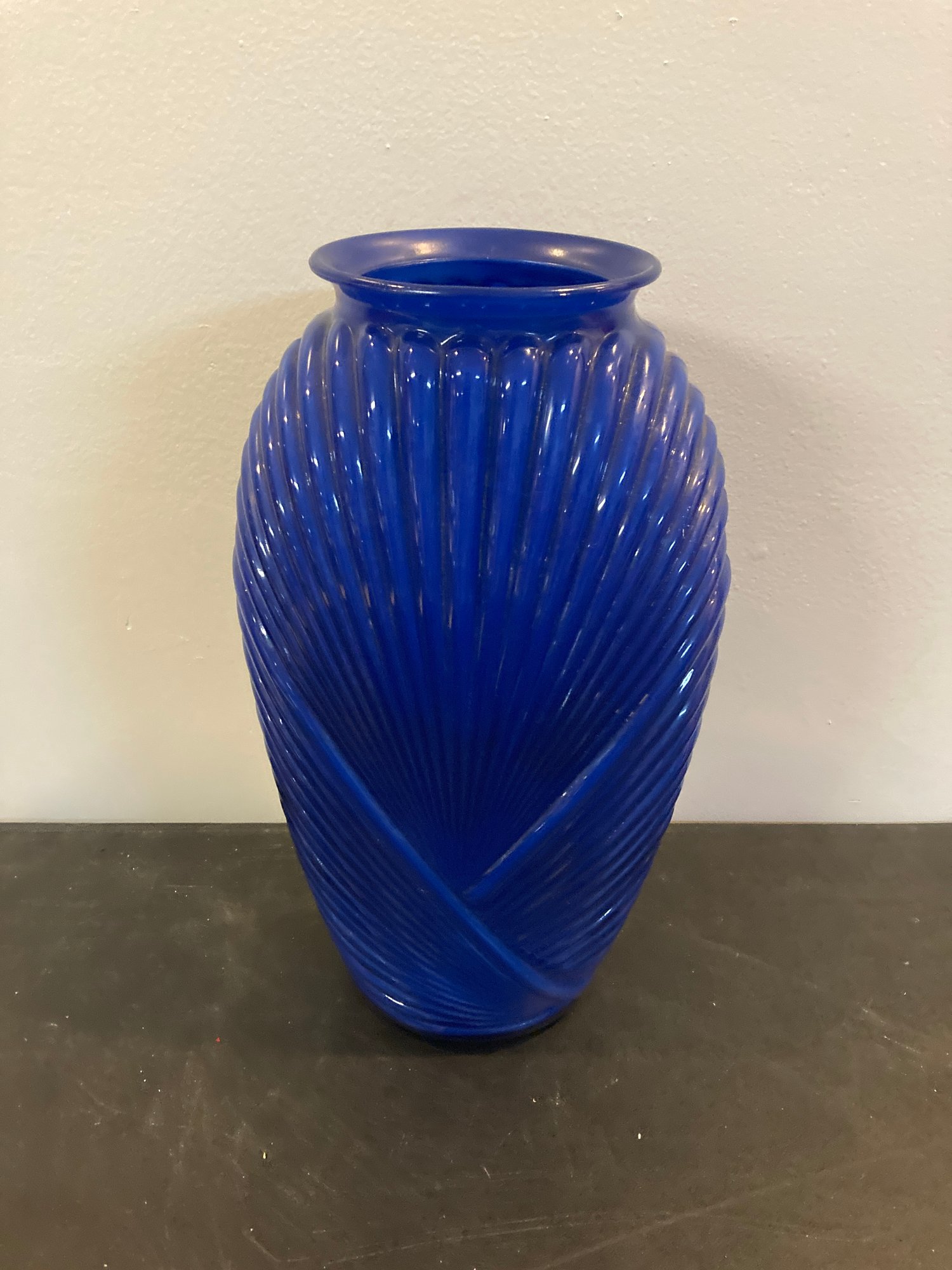 Cobalt Blue Mid Century Glass Vase #12942 | Auctionninja.com