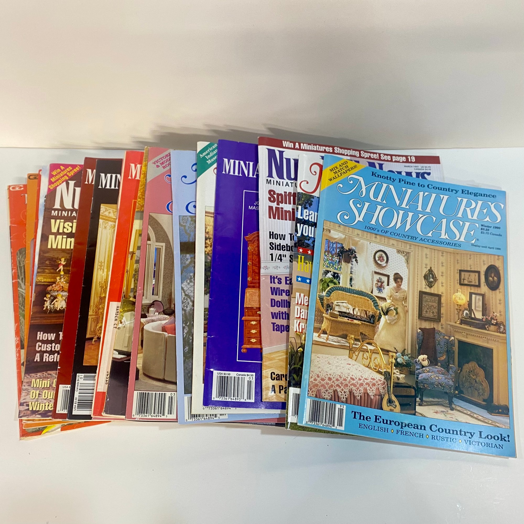 Lot Of 25 Miniature Collector Magazines #5533 | Auctionninja.com