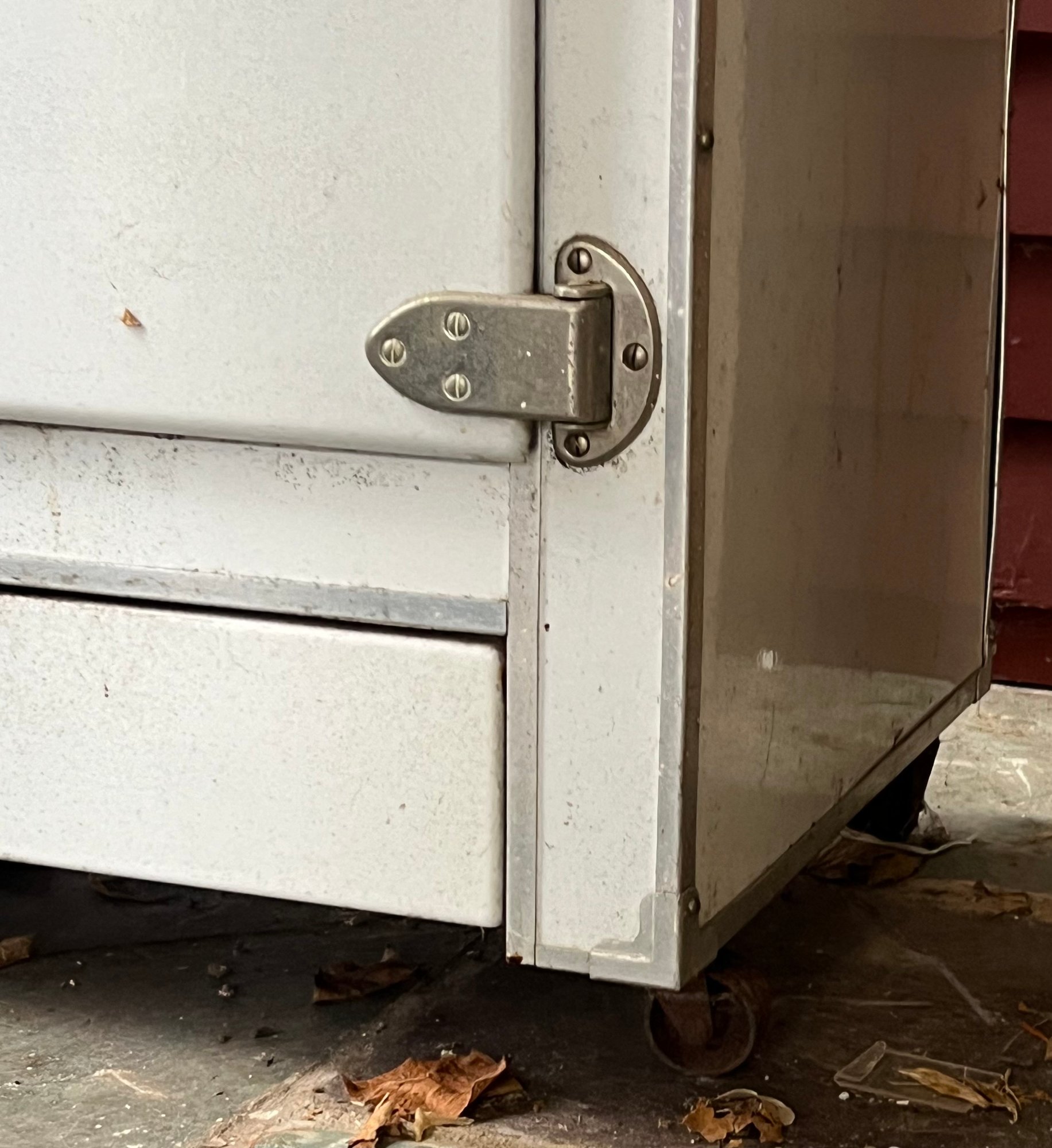 Vintage Original Enamel Leonard Cleanable Ice Box On Wheels #2032329 ...