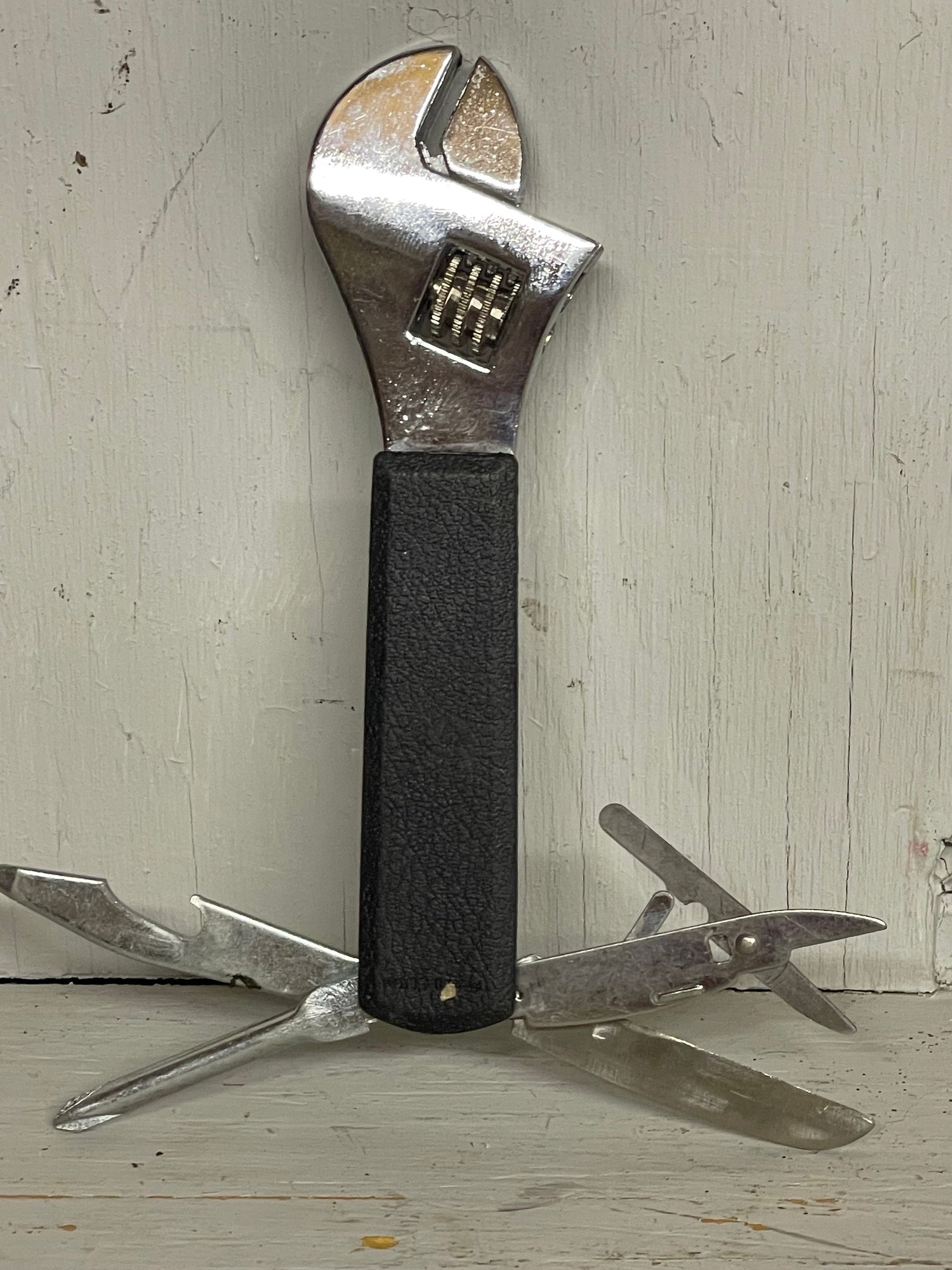Swiss Army Wrench? Nice Multi Tool #23235 | Auctionninja.com