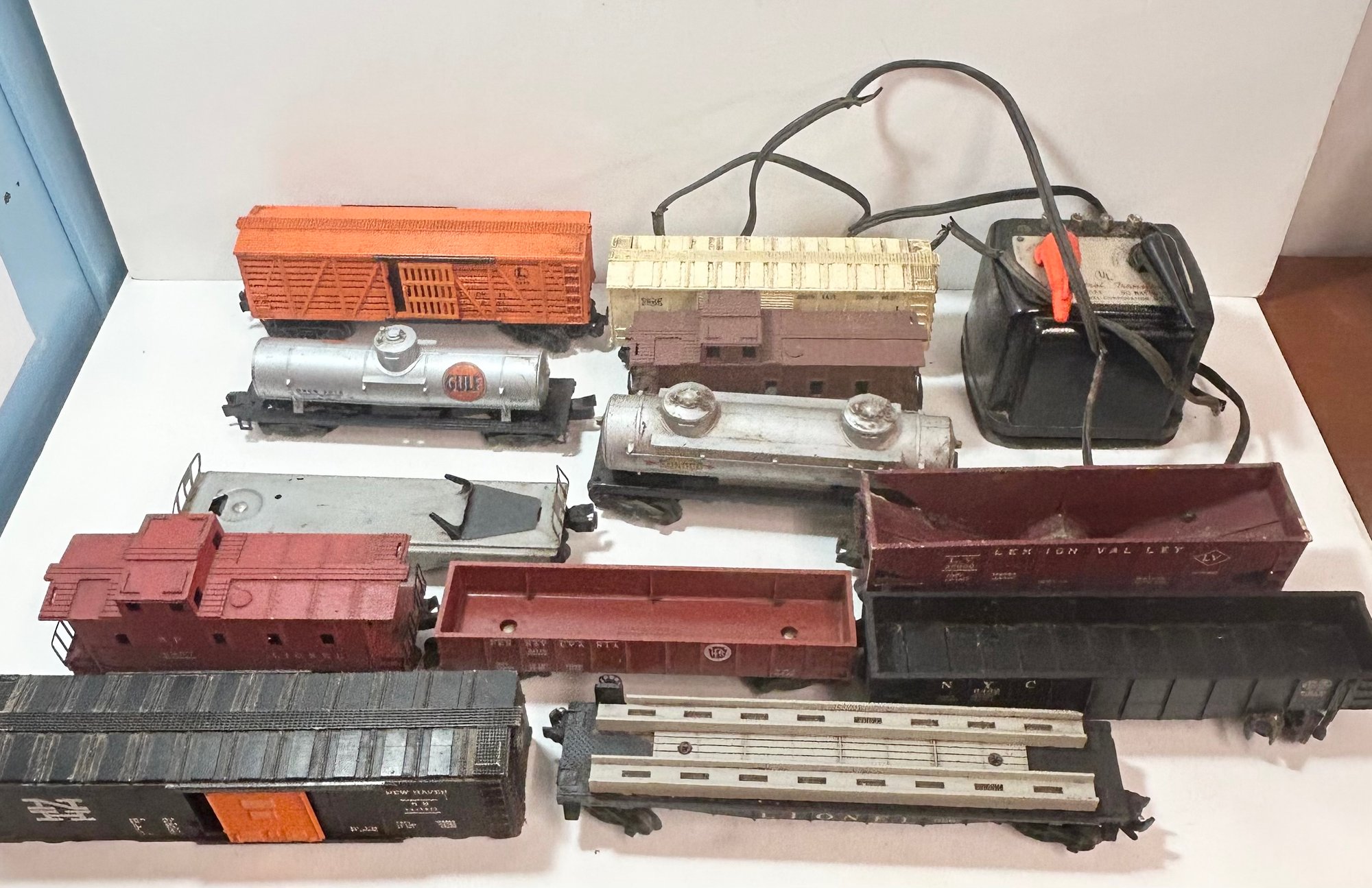 Lot Of Vintage Model Trains W/ Transformer - Many Lionel! #6418 ...