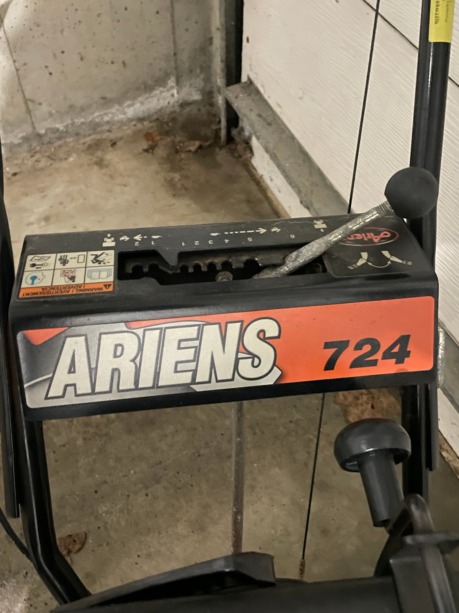 Ariens 724 Snowblower Unit #2235197 | Auctionninja.com