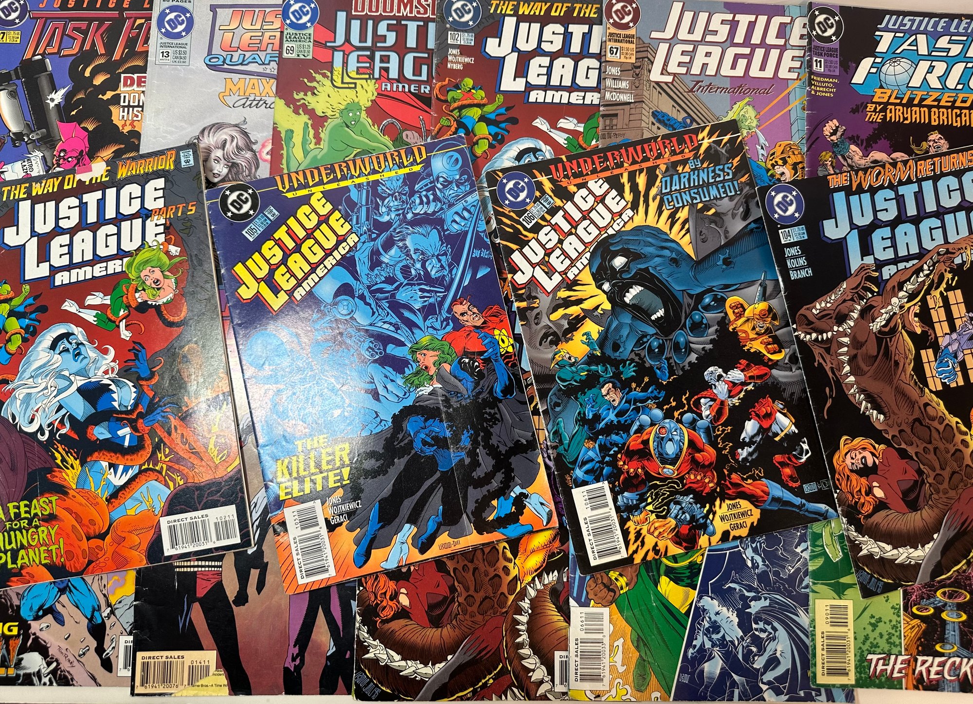 DC 1990s Justice League Comics #20438 | Auctionninja.com